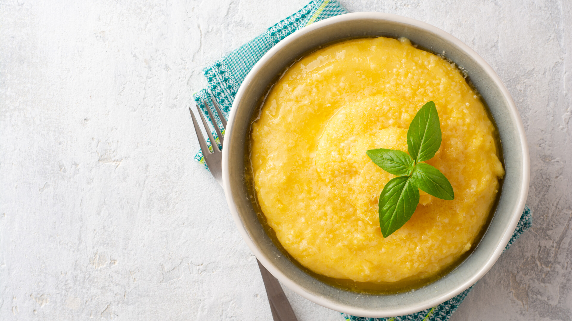 Mămăliga, alternativa la paste, pâine sau orez. Beneficiile acestui ...