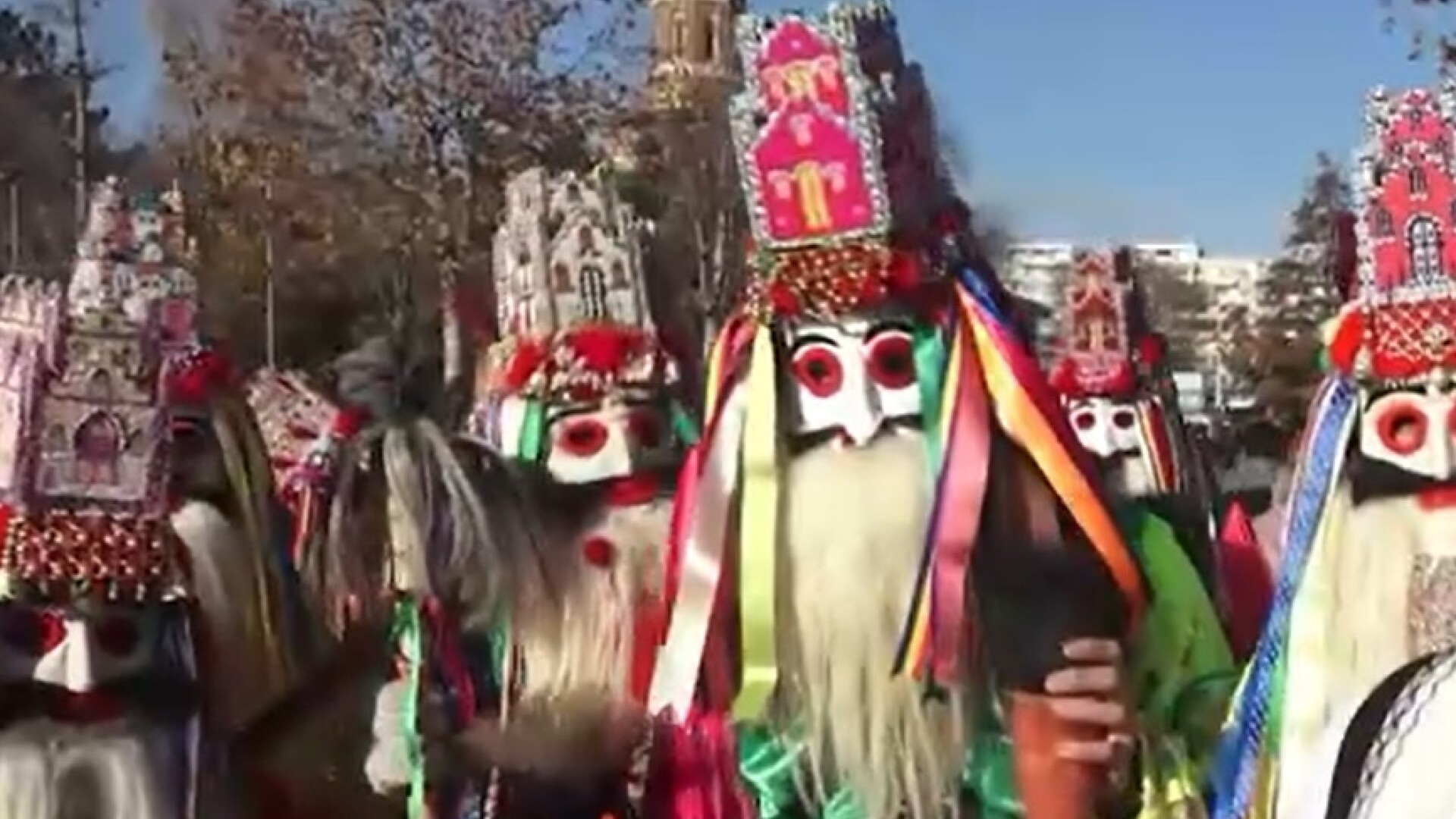 Festival de datini și obiceiuri de iarnă la Iași. Sute de oameni au ...