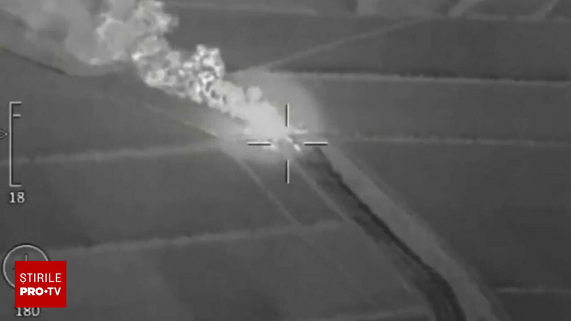 Tren rusesc cu 40 de rezervoare de combustibil, distrus într-un atac ...