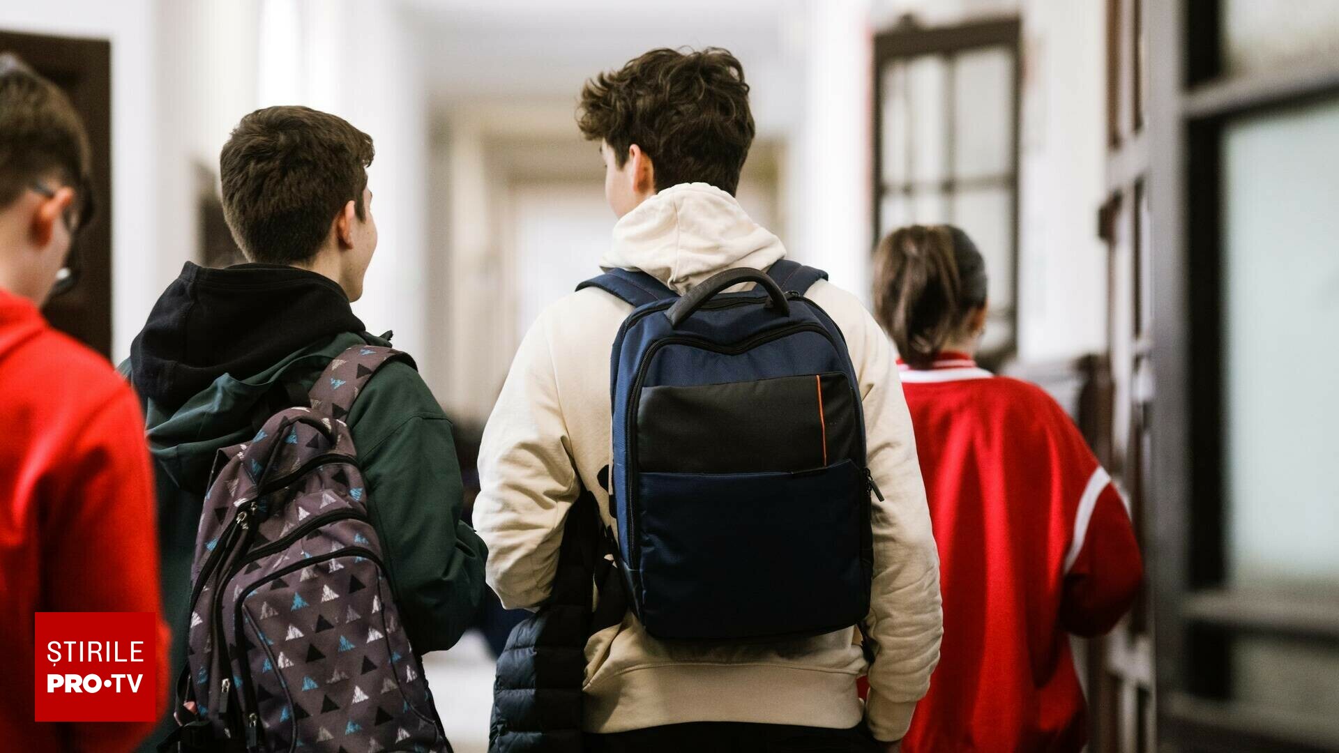 Modificări propuse în planurile cadru pentru licee: Vor fi mai multe ...