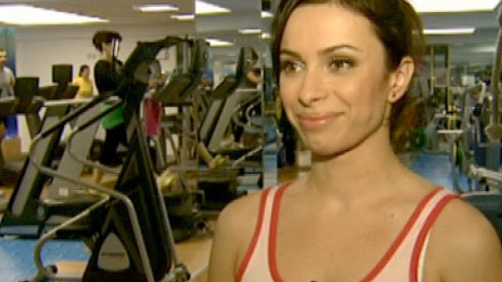 EXCLUSIV! Alexandra Derevici (Sport.ro) combate astenia cu exercitii ...