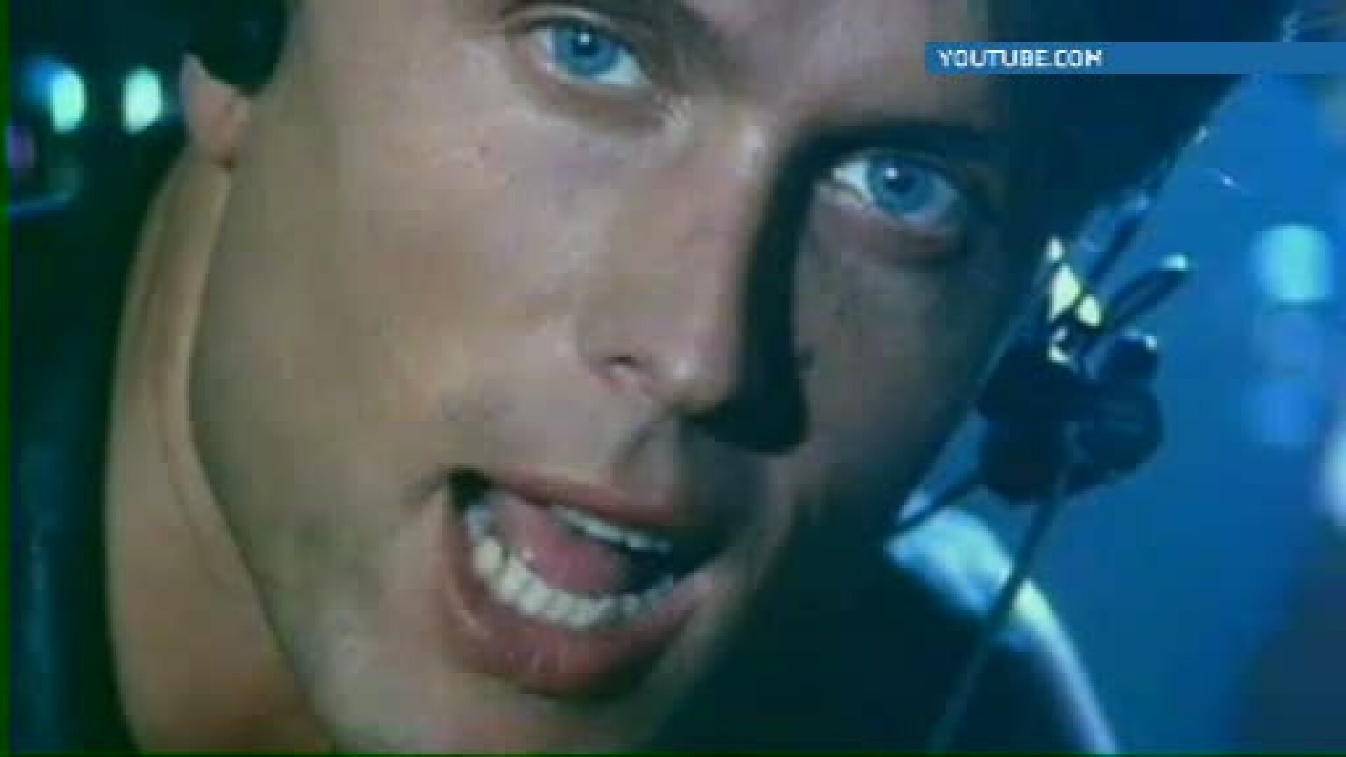 Cantaretul italian Fabio Frittelli, devenit celebru cu hitul "Eins Zwei ...