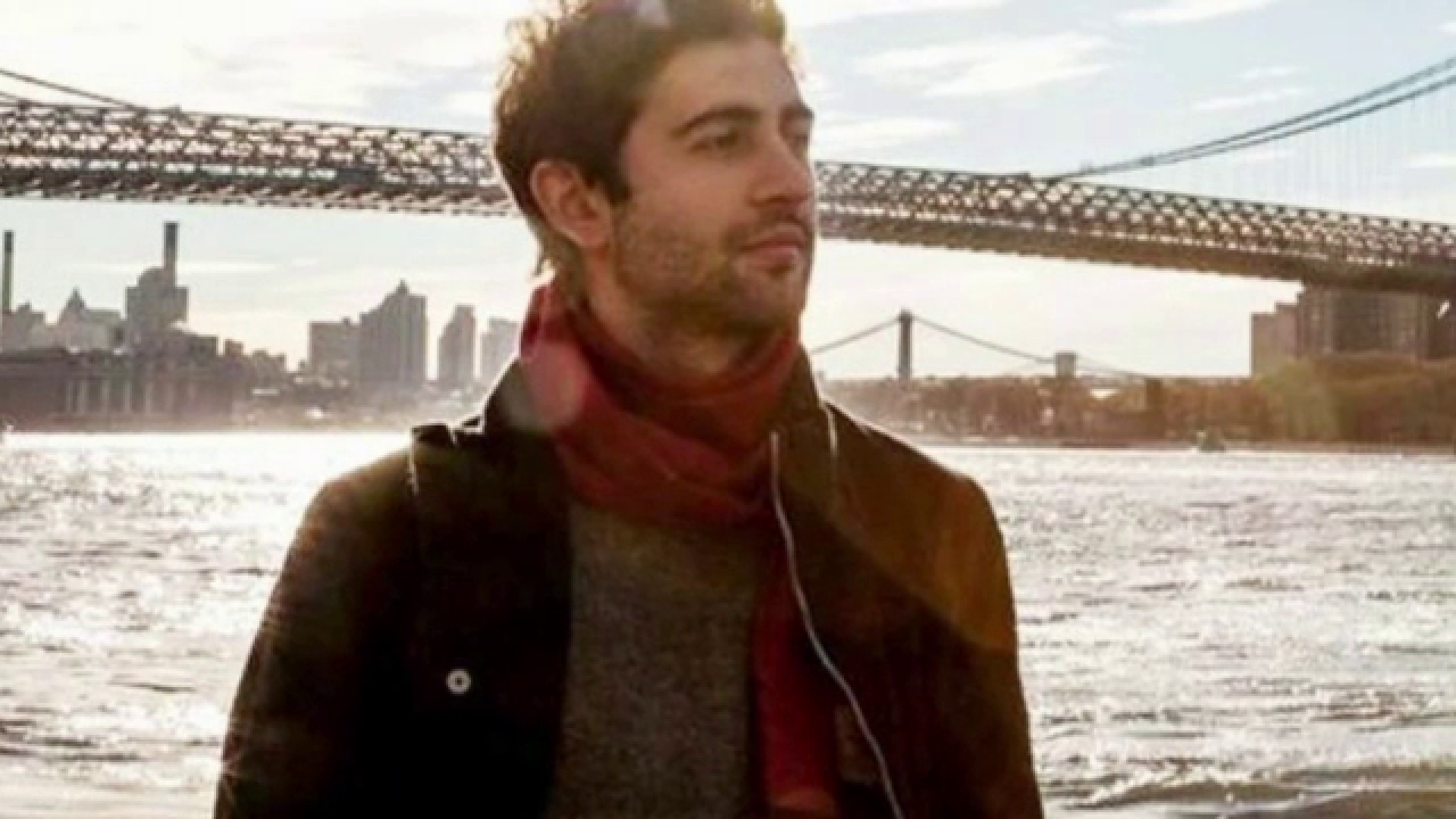 Un actor italian e in coma dupa ce s-a spanzurat pe scena. Cine si-a ...