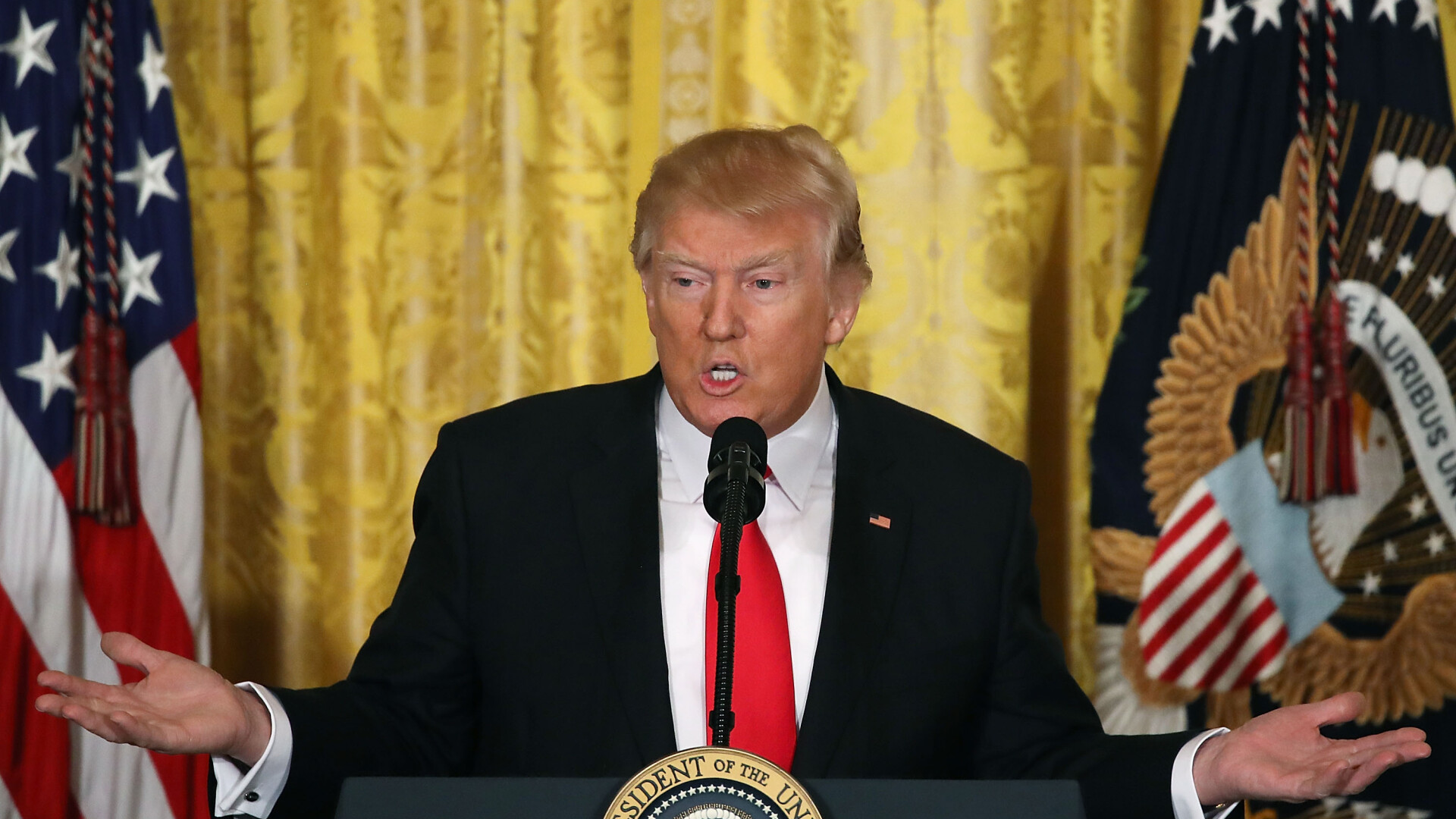 Trump, in razboi cu ziaristii pentru "stirile false legate de Rusia ...