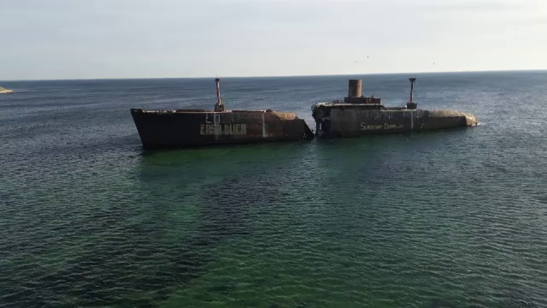 Epava din Costinești este una dintre cele mai înfricoșătoare destinații ...