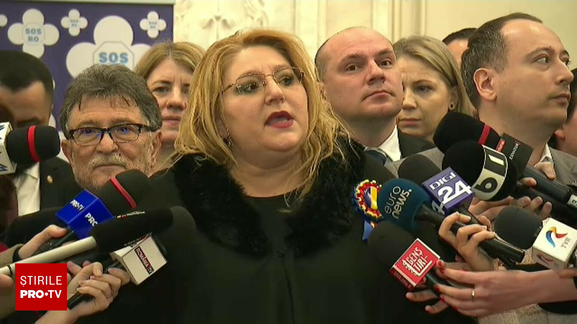 Un senator şi patru deputaţi demisionari din partidul S.O.S România şi ...