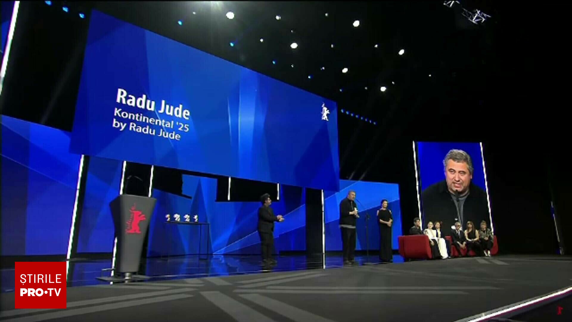 Mesajul politic al regizorului Radu Jude de pe scena Berlinalei, unde a ...
