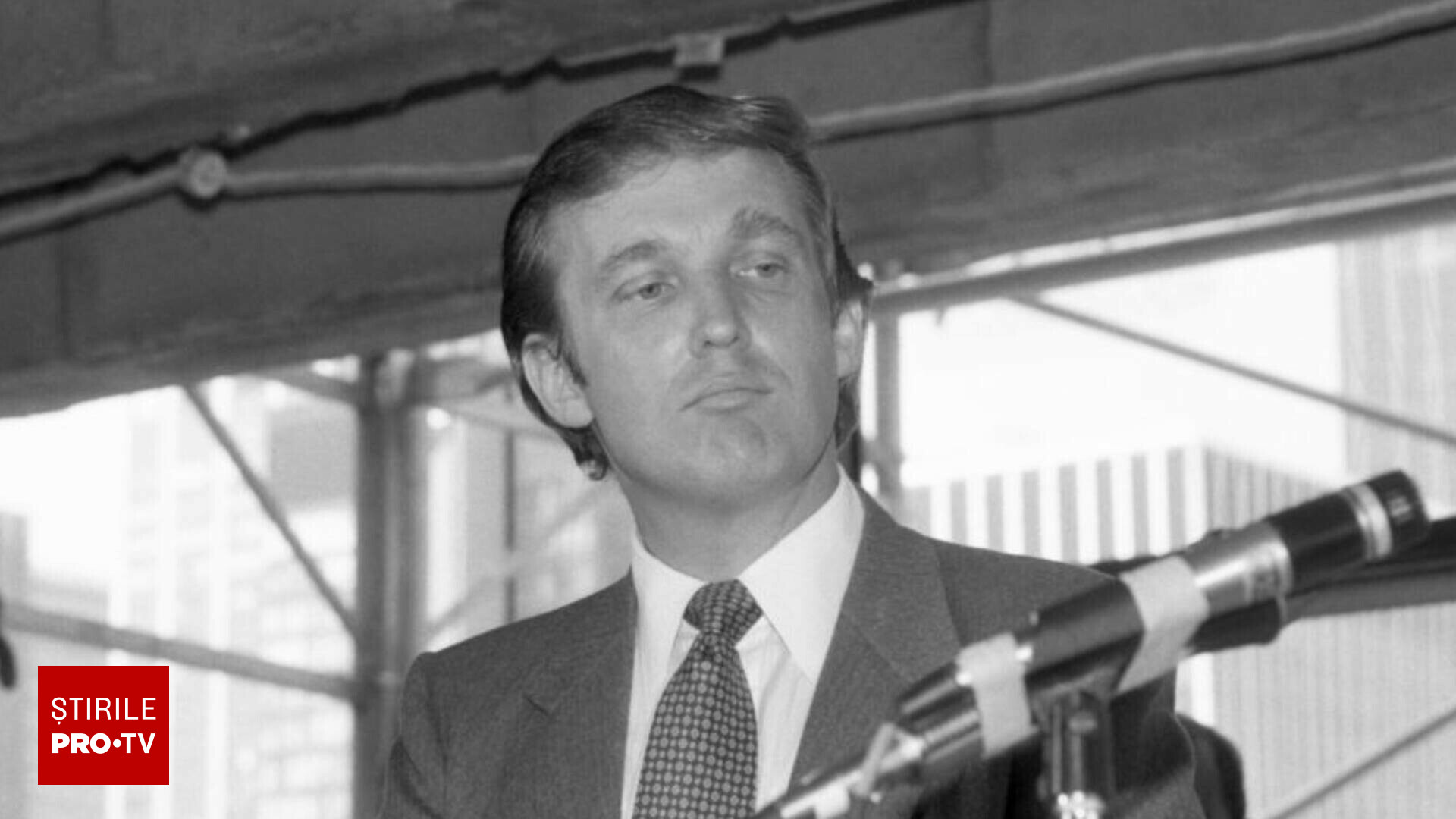 Trump ar fi fost recrutat de KGB cu numele de cod „Krasnov”, susține un ...