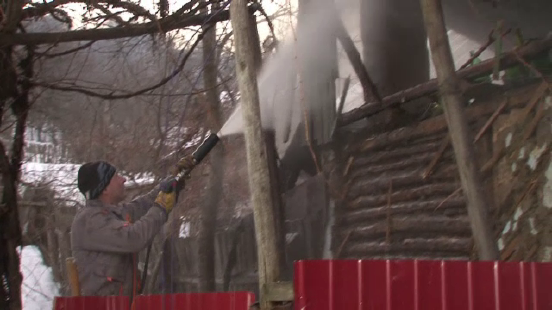 Incendiu puternic luni seara, la o casa din Bacau. Ce au descoperit ...