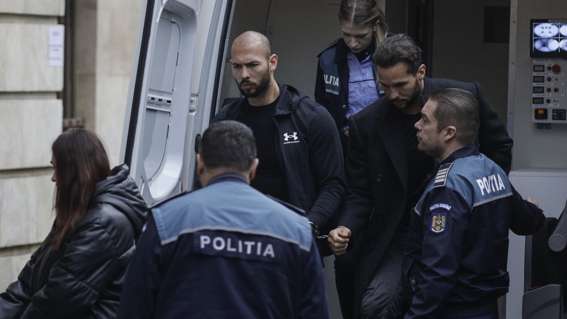 Cum se apără Andrew Tate în faţa procurorilor: „Aceste femei geloase nu ...