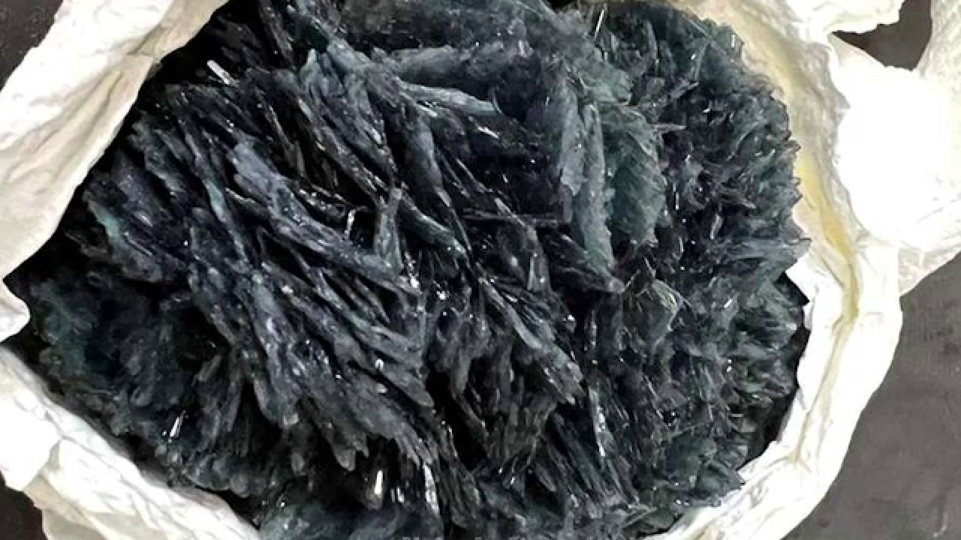 Angajații din Aeroportul Cluj au dat de o comoară după ce au scanat un ...