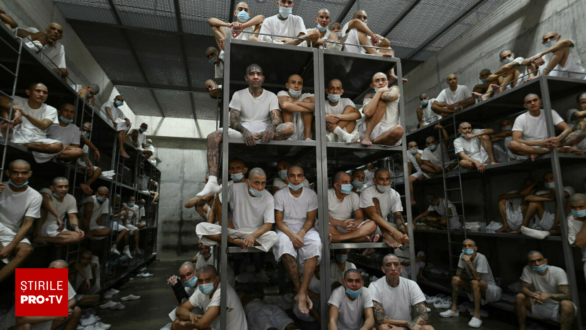 Imagini din închisoarea în care intri și nu mai știe nimeni de tine. Un ...