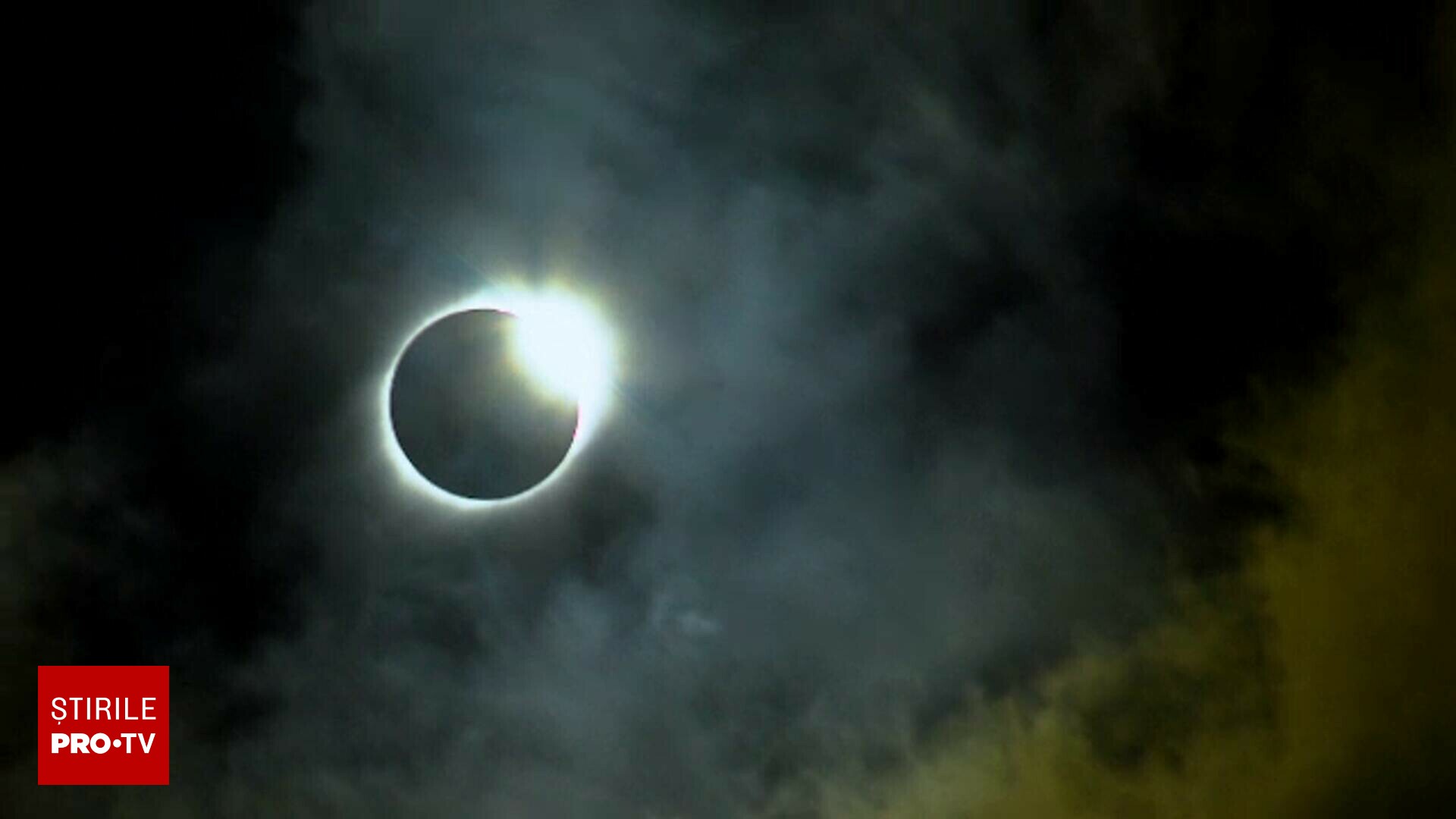 Un an spectaculos pe cer: eclipse, fenomene astronomice rare, comete și ...