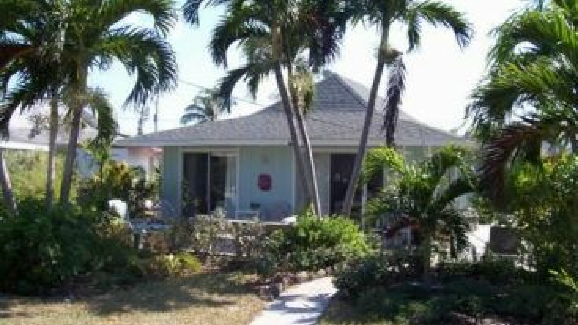 Turismul ecologic, inspirat de Familia Flinstone, afacere de milioane ...