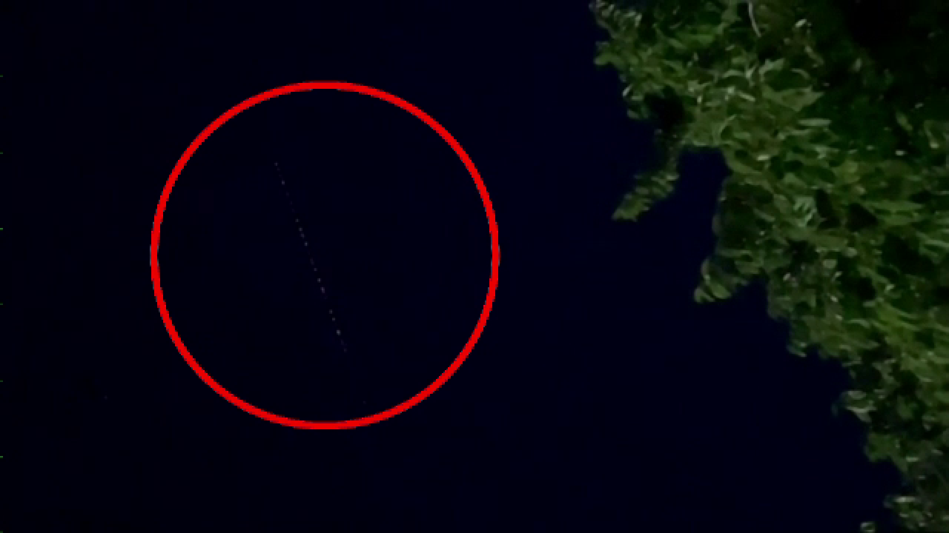 Spectacol pe cerul României. Unii oameni au crezut că văd nave spațiale ...