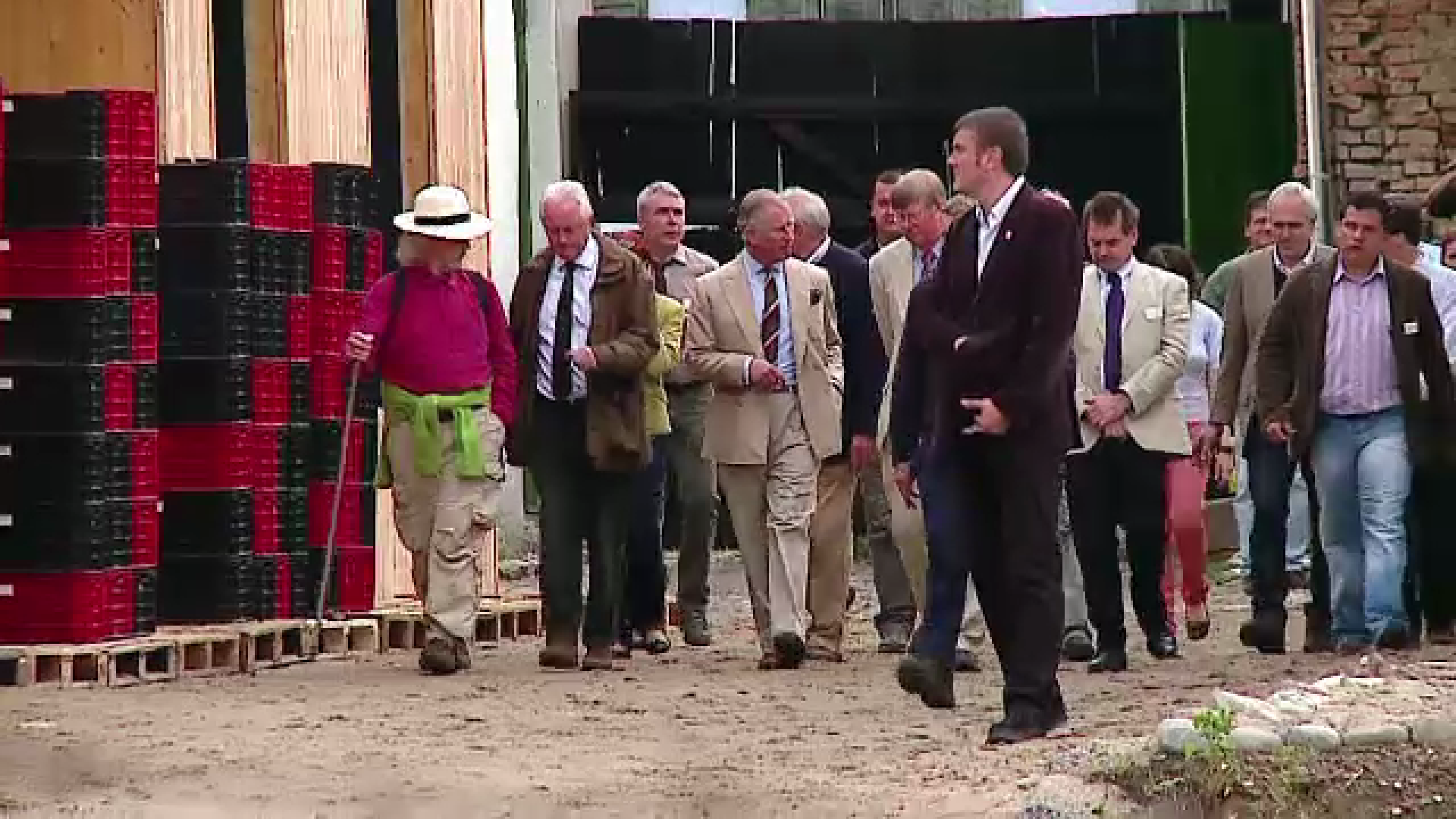 Fascinat de mierea din Romania, Printul Charles a comandat 100 de ...