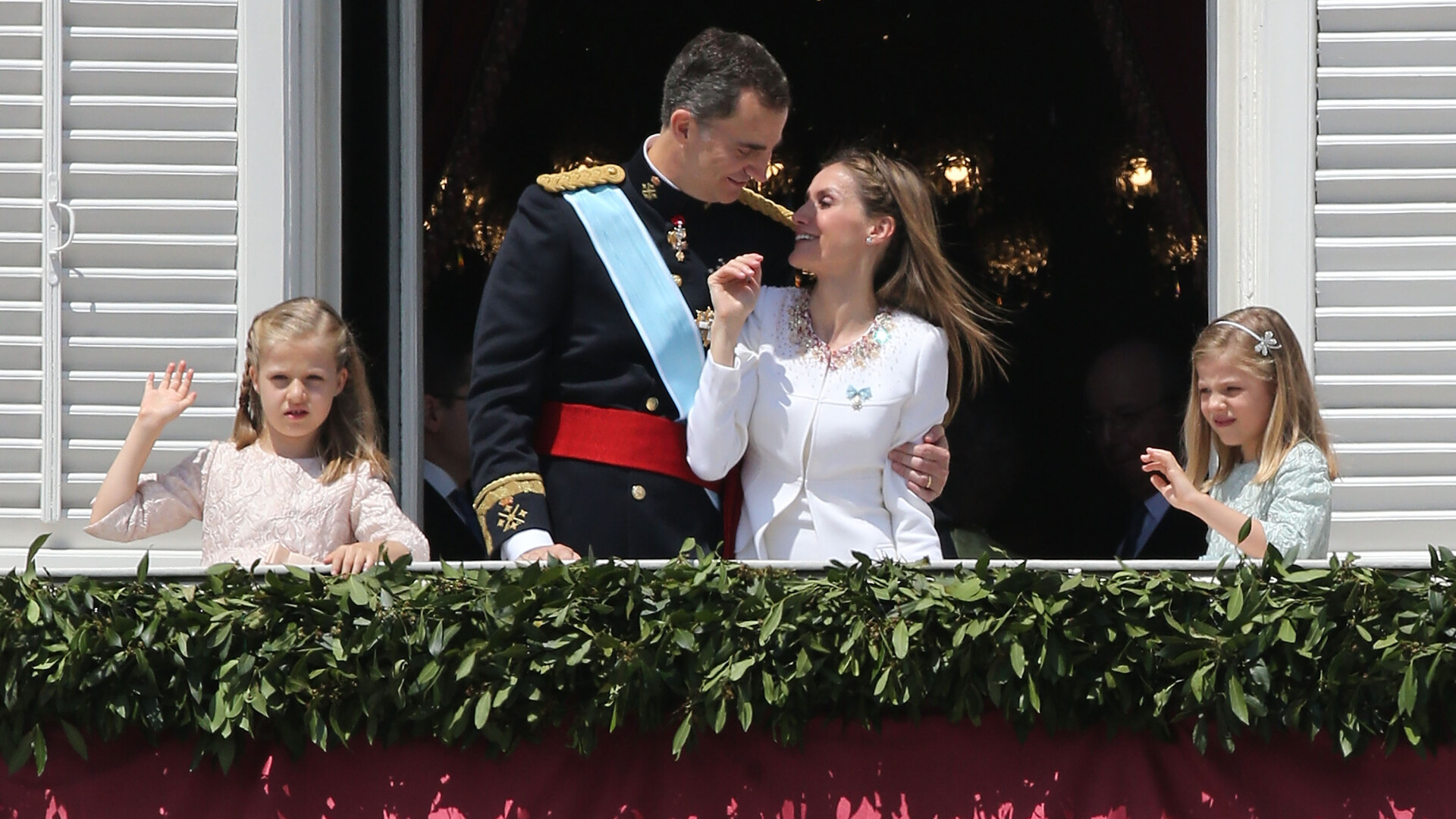 Regele a abdicat. Traiasca Regele! Portretul noului rege al Spaniei ...