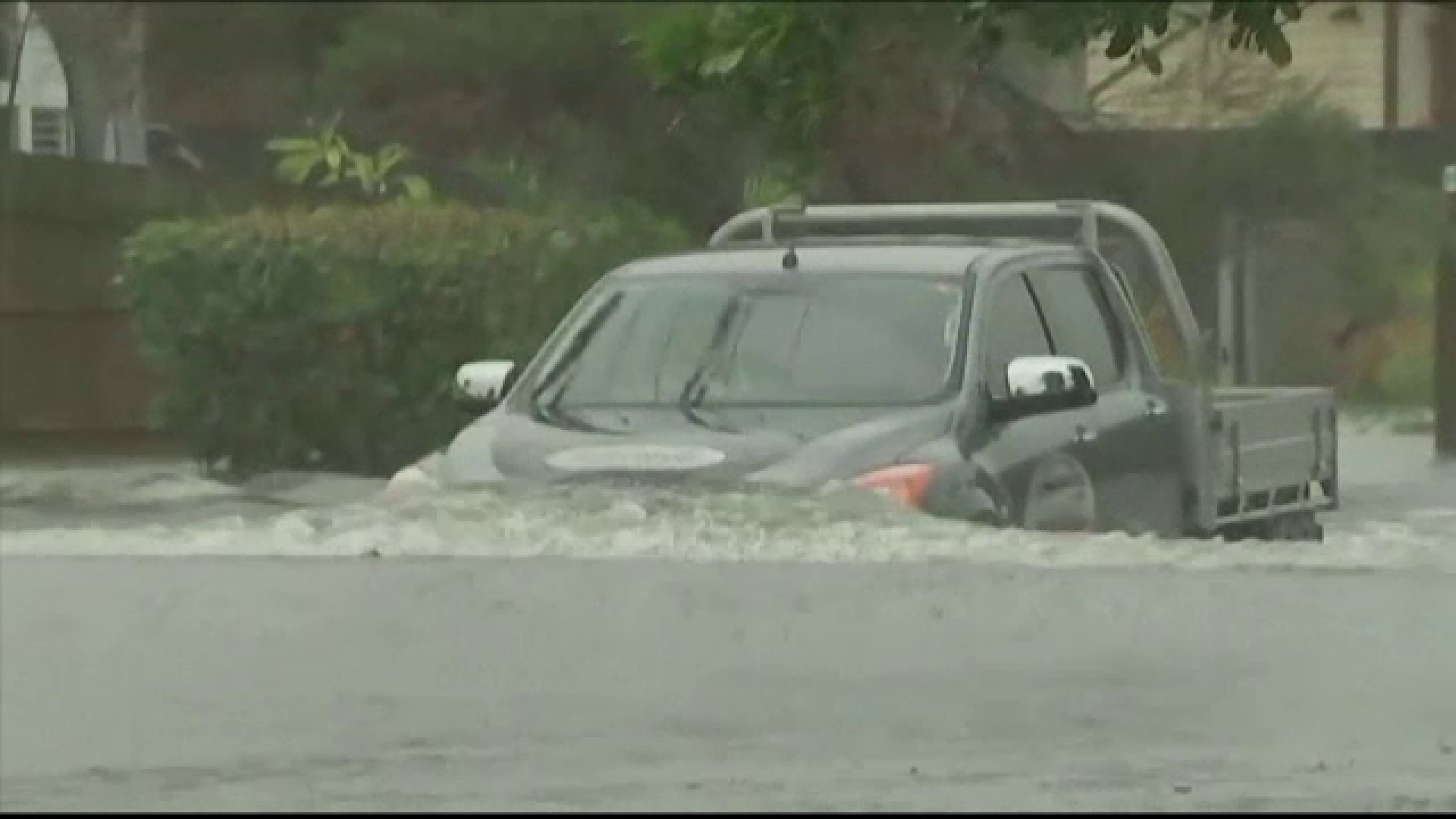 Furtuni violente in Australia. Trei morti si mai multe persoane au fost ...