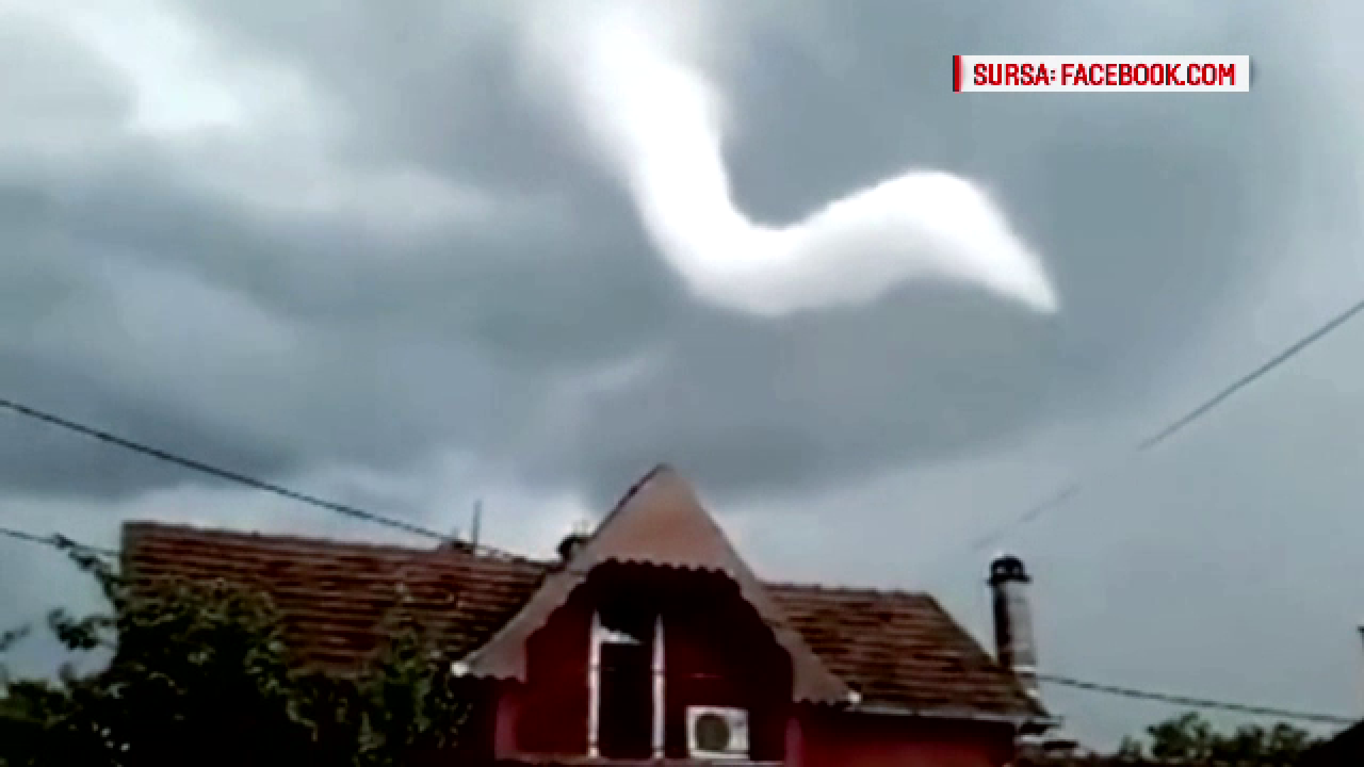 Vanatorii de furtuni din Romania se intrec in capturi spectaculoase ...