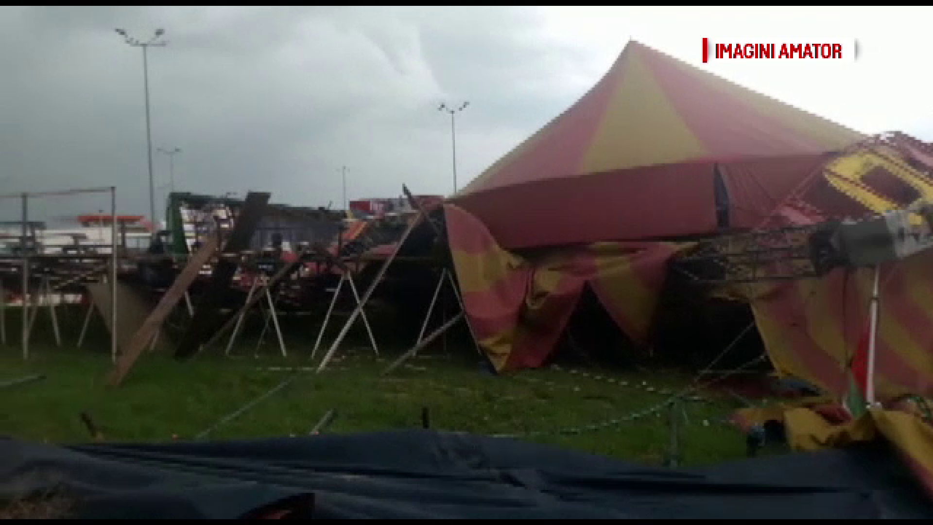 Cort de circ dărâmat de furtună, la Drobeta Turnu Severin. Județele ...