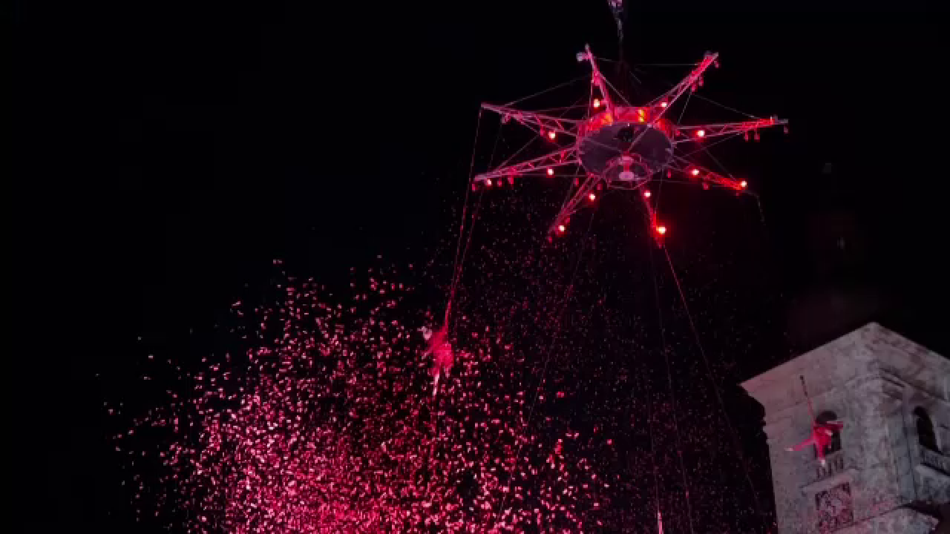 Artiști din 75 de țări fac spectacol la Festivalul Internațional de ...