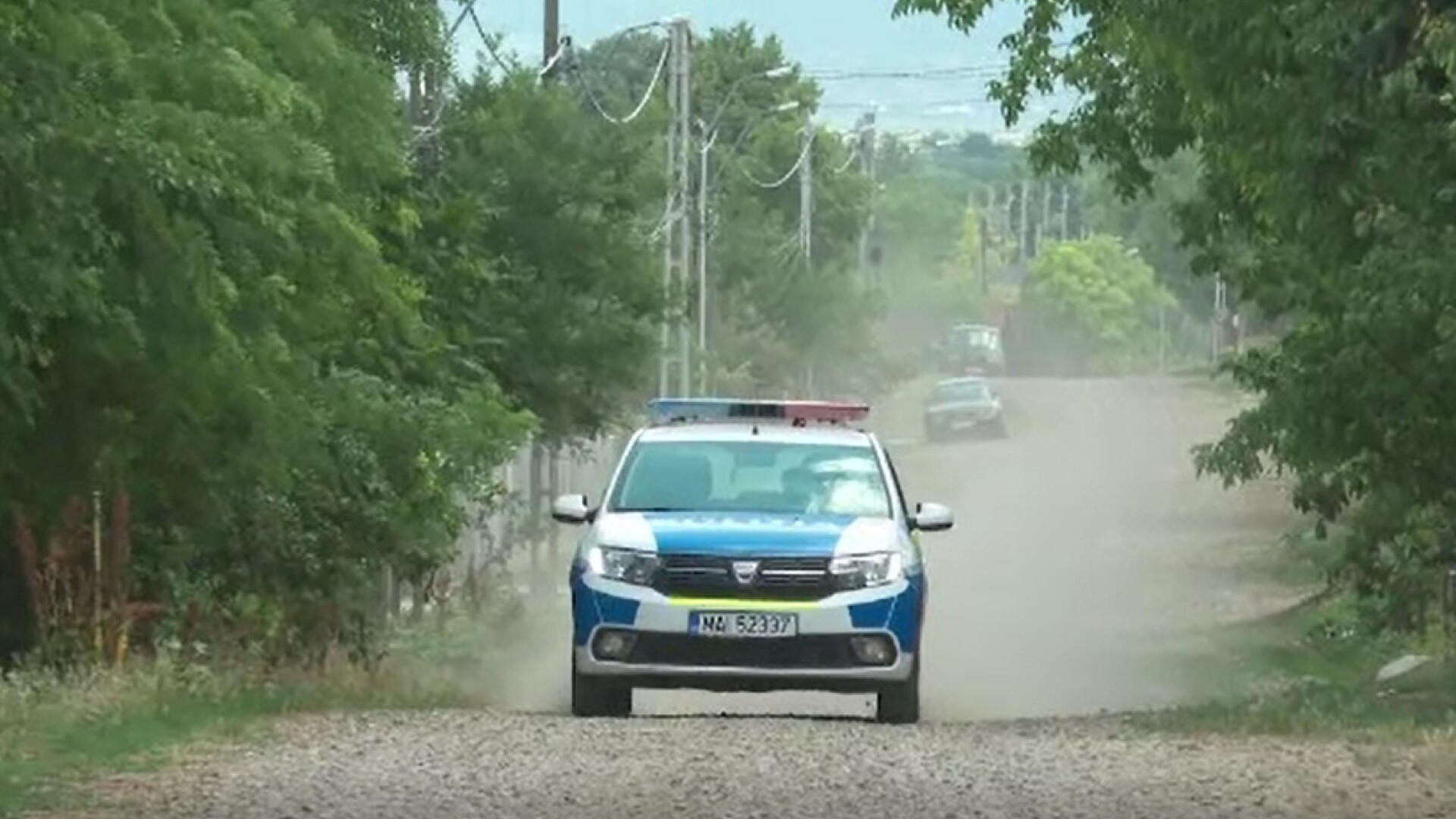 Un bărbat de 45 de ani a fost găsit mort pe marginea unui drum din ...