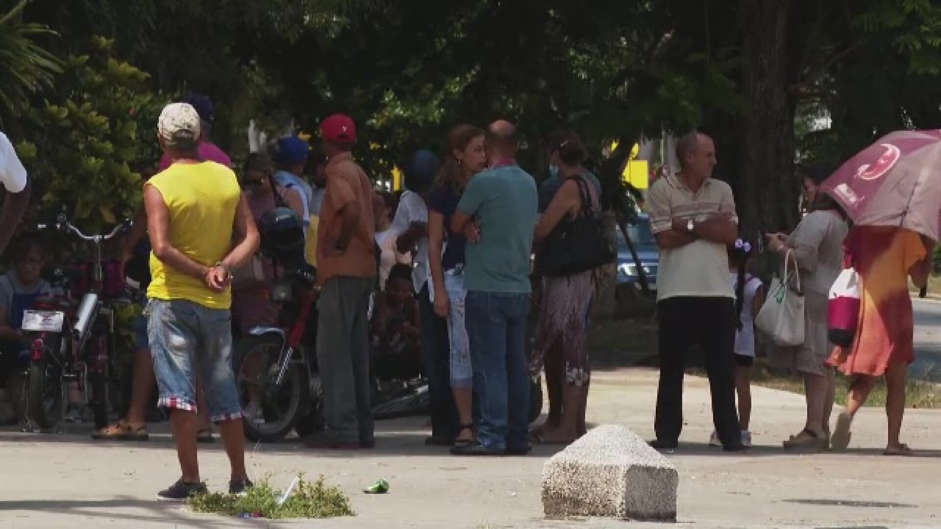 Economia în Cuba este la pământ. Oamenii au ajuns să stea la cozi ...