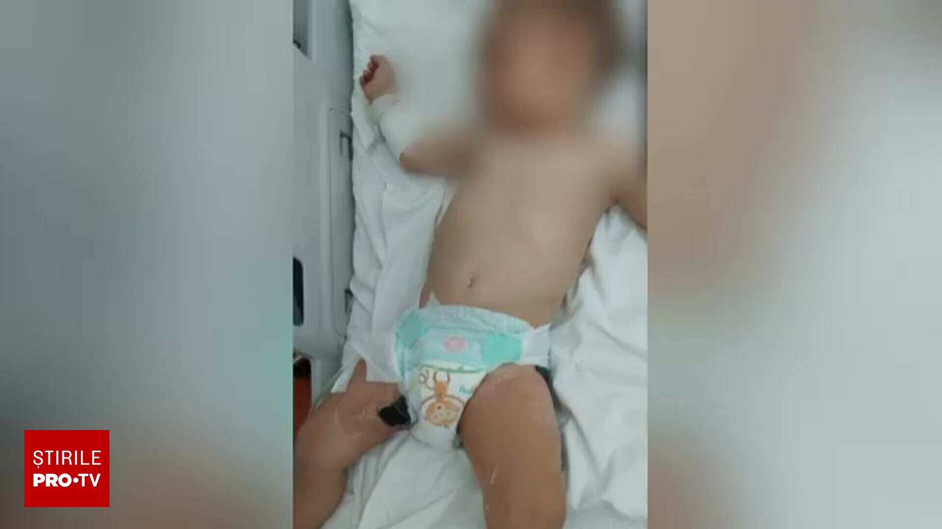 Anchetă în Iași după ce un copil de un an și jumătate a suferit arsuri grave după ce a căzut ...