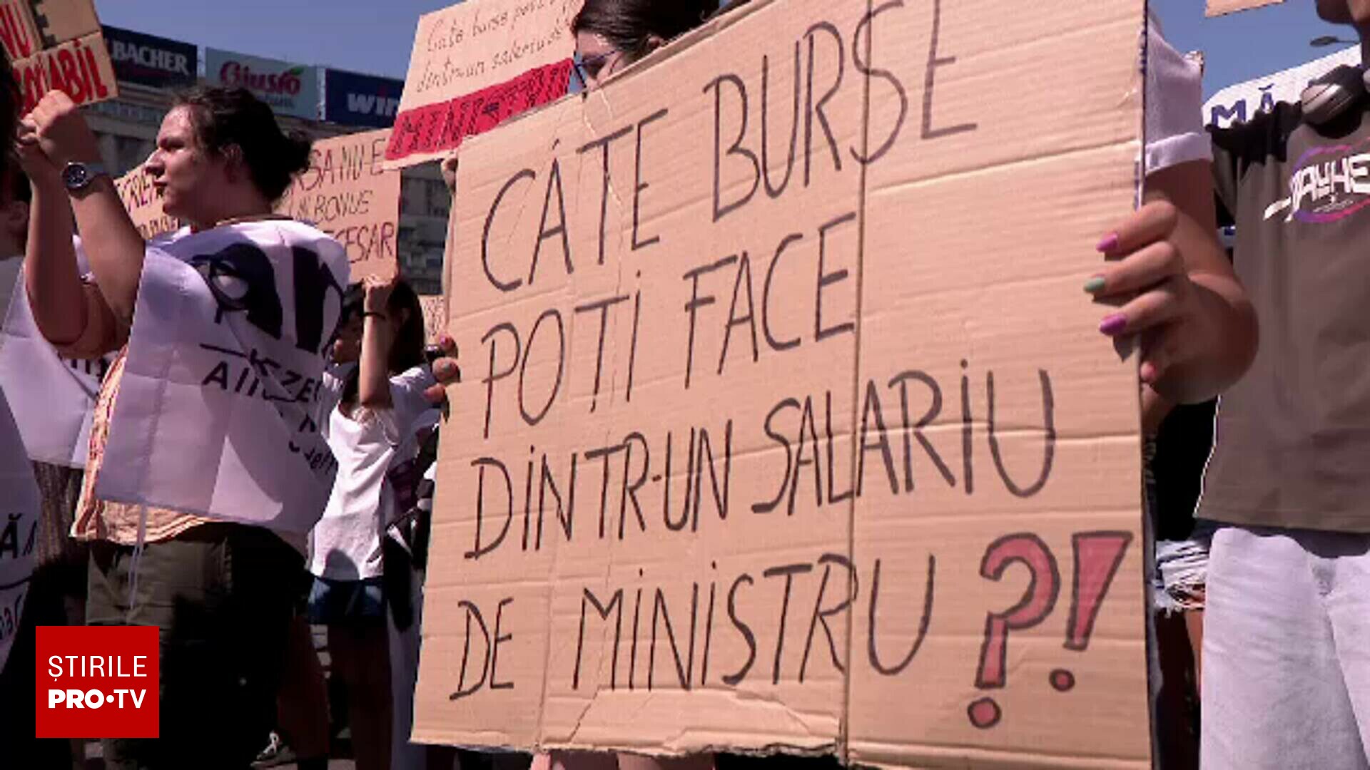 Este oficial. Bursele studenților scad din această toamnă cu 40 %. ANOSR avertizează că vor fi ...