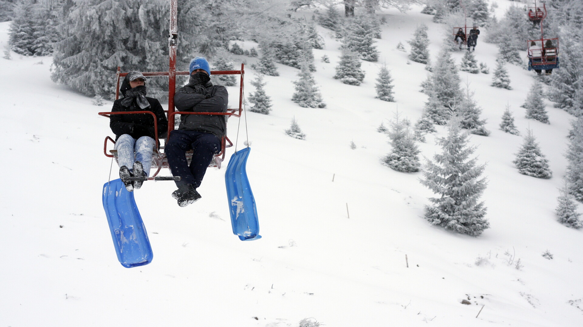 Zapada, liniste si peisaje superbe! Muntii Parang din Hunedoara sunt ca ...