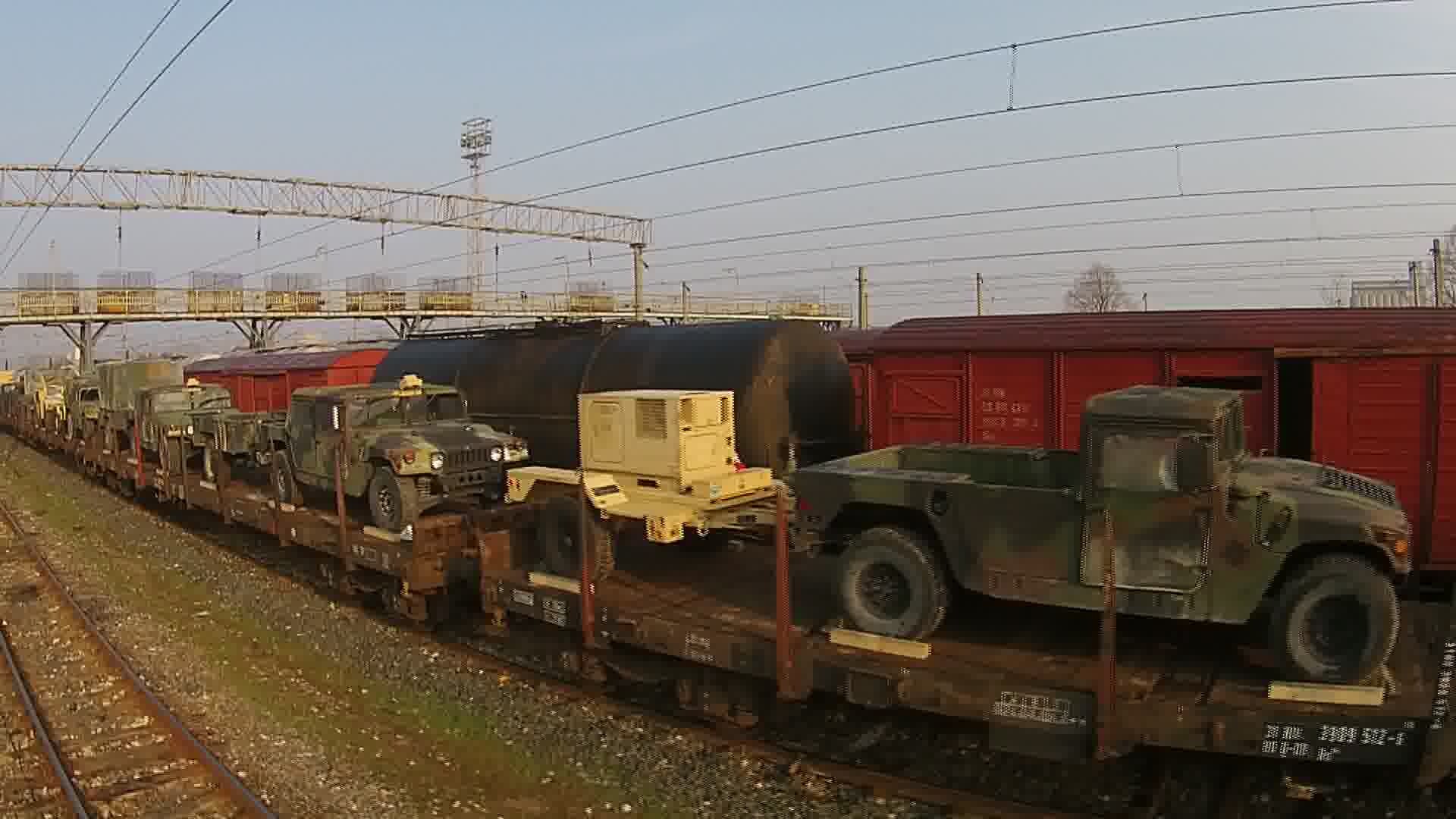 Imagini filmate cu drona: convoiul militar american a ajuns la ...