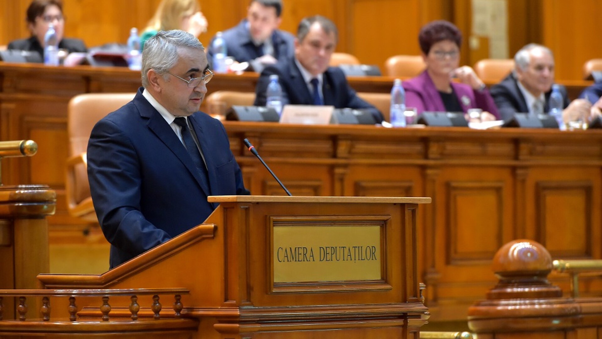 Ministrul Educaţiei, discurs cu greşeli în Parlament. "Primul lucru ...