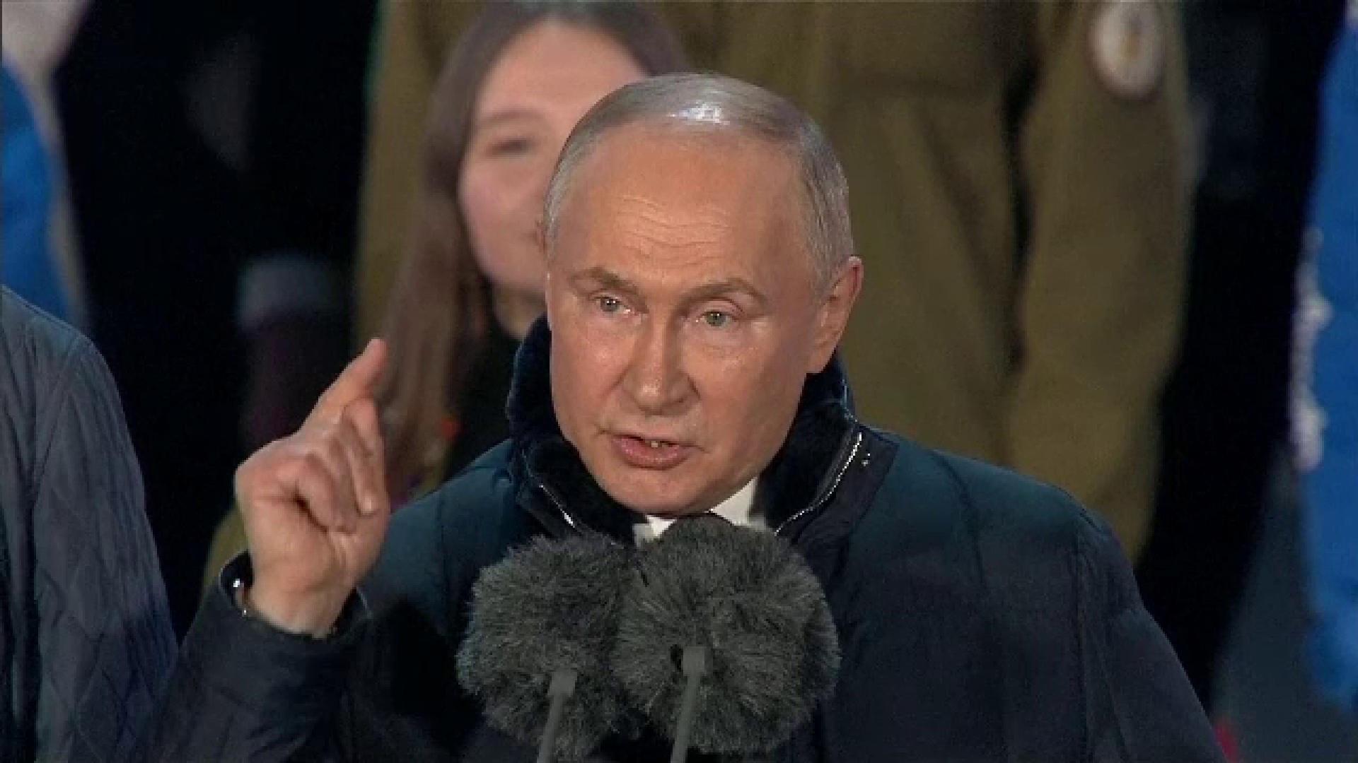 Cum a marcat Vladimir Putin victoria de la alegerile prezidențiale. Mii ...