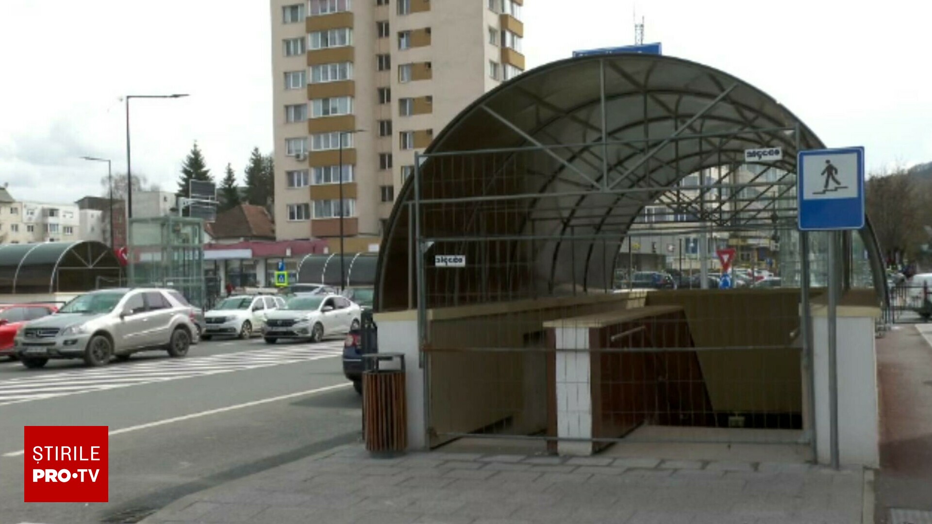 Pasaj pietonal din Bistrița, refăcut parțial imediat după inaugurare ...