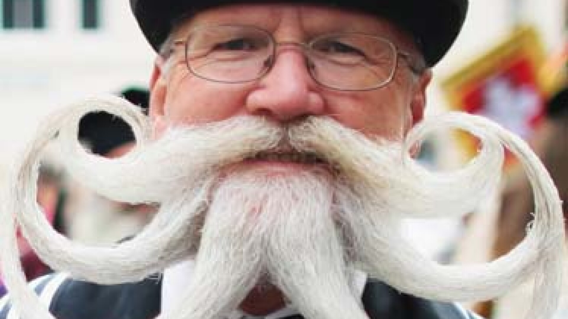 Campionat mondial de barbi si mustati! Cum unde? In America! - Știrile ...