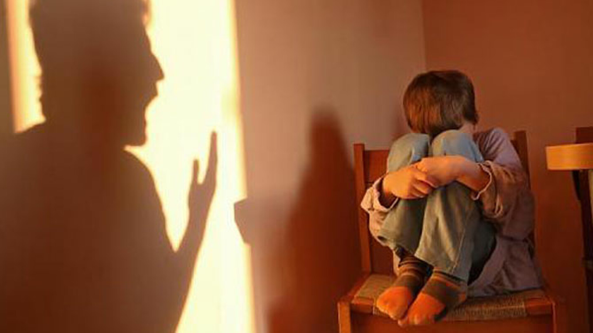 Singur acasa la doar un an. Un copil a fost abandonat de sora timp de 2 zile - Știrile ProTV