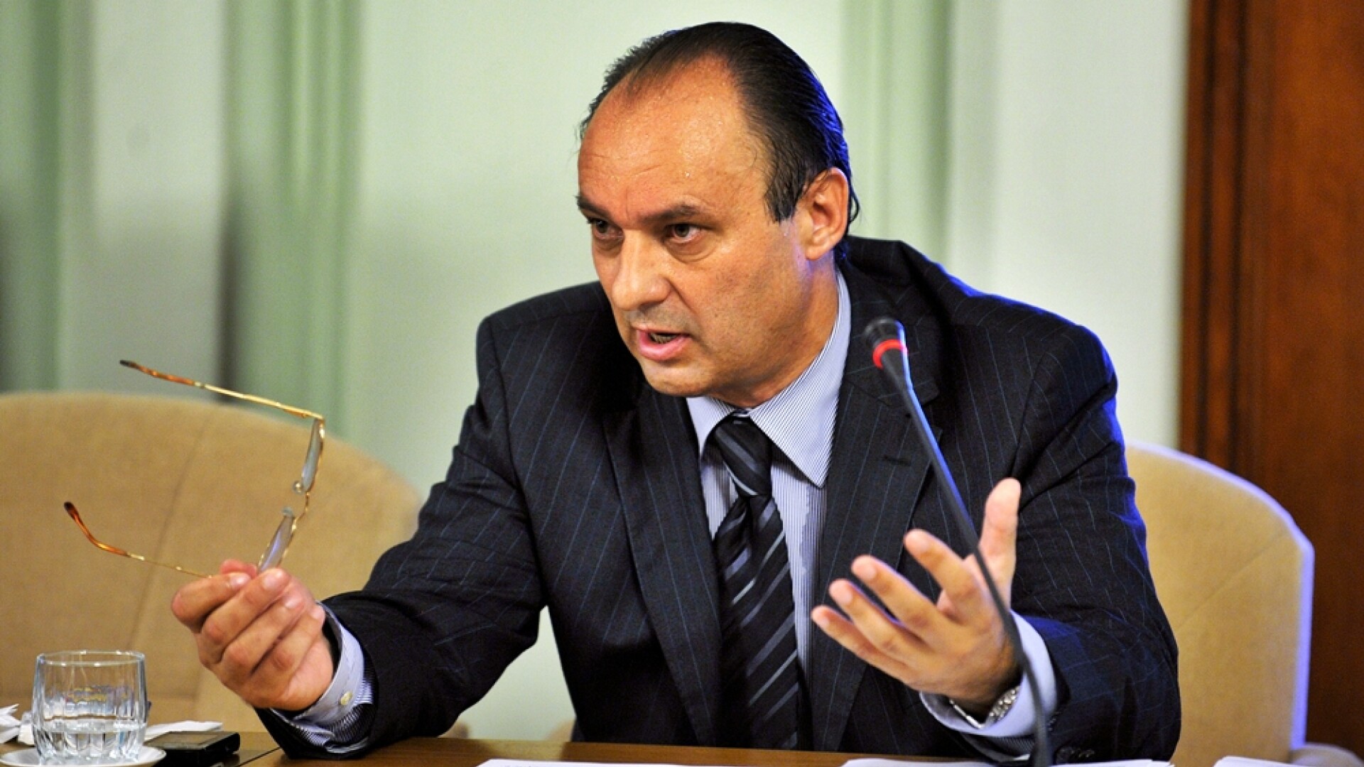 Ioan Avram Muresan, condamnat definitiv la sapte ani de inchisoare cu executare - Știrile ProTV