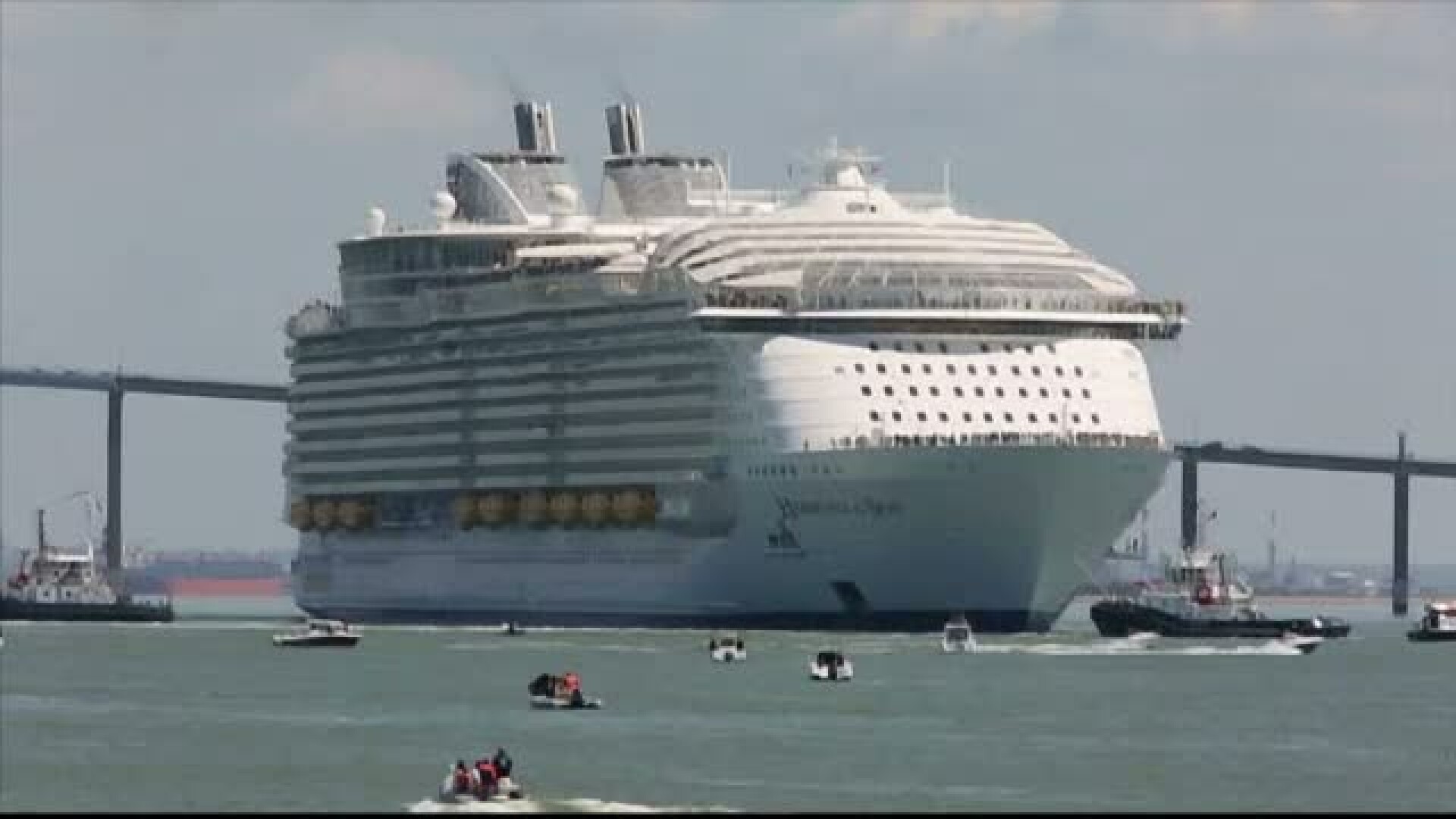 Cel mai mare vas de croaziera din lume este pregatit pentru voiajul de inaugurare. Ce ofera ...