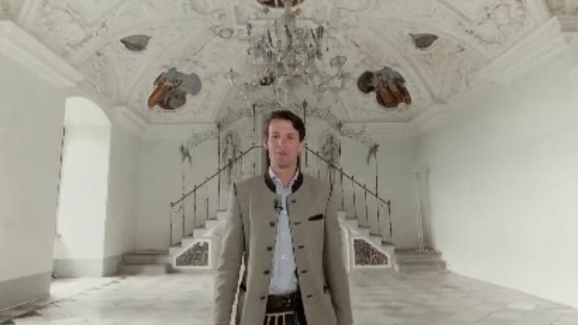 Cât a plătit prințul Emanuel pentru ursul pe care l-a împușcat. Spune ...