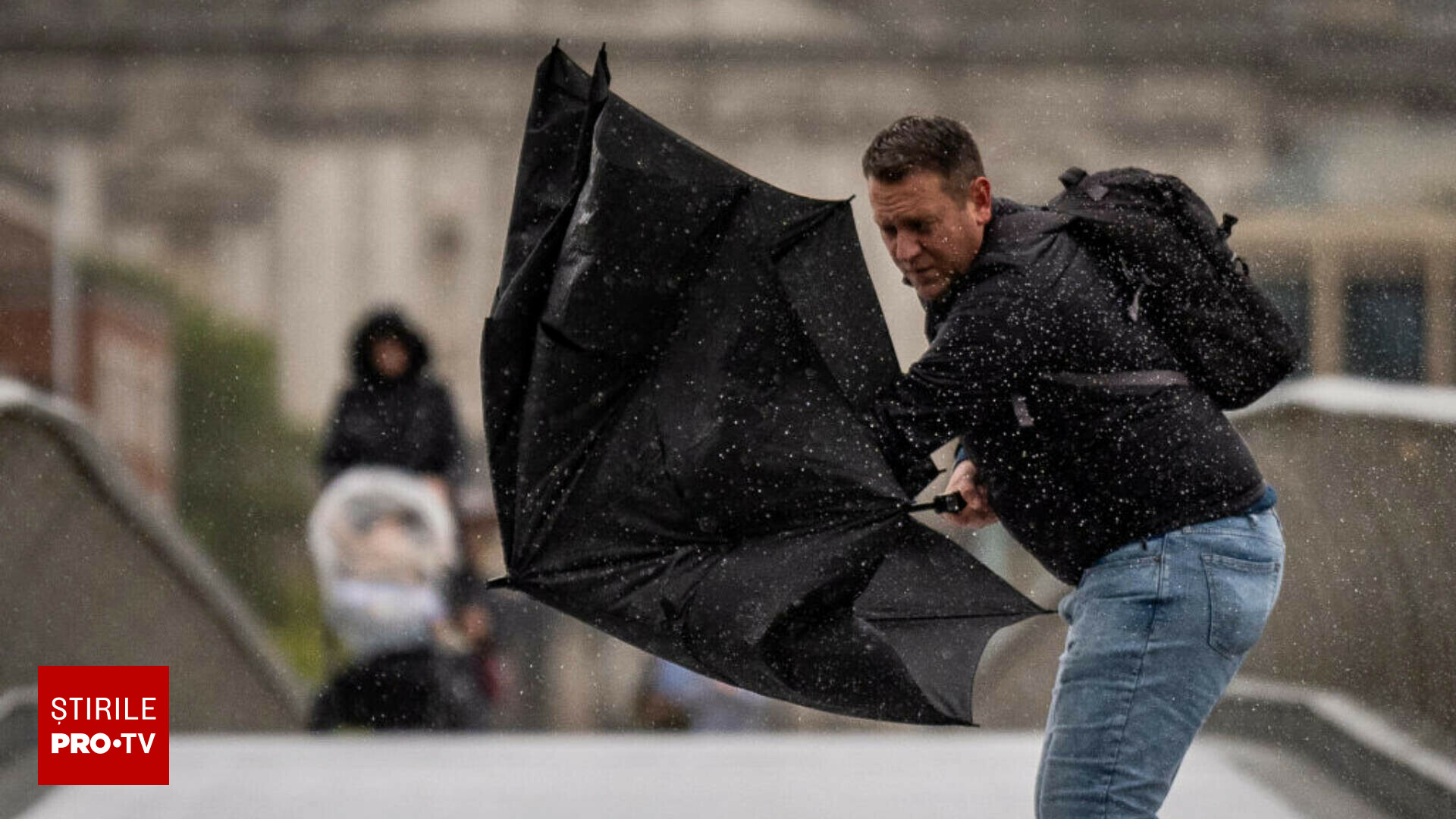 Vremea azi, 27 noiembrie. Ploi abundente și vânt puternic ...