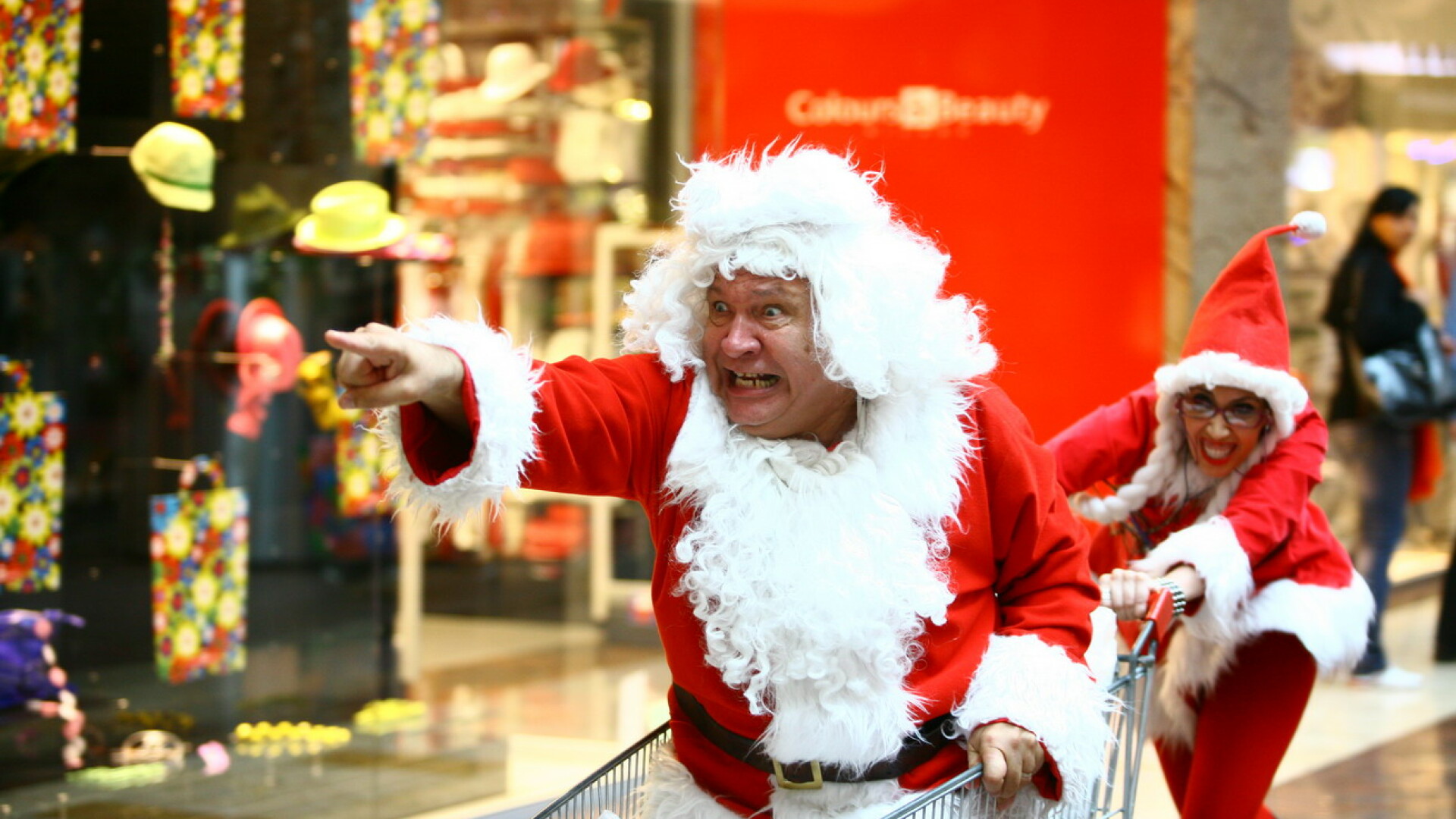 Premiera de gala a primei comedii romanesti de Craciun, "Ho Ho Ho ...