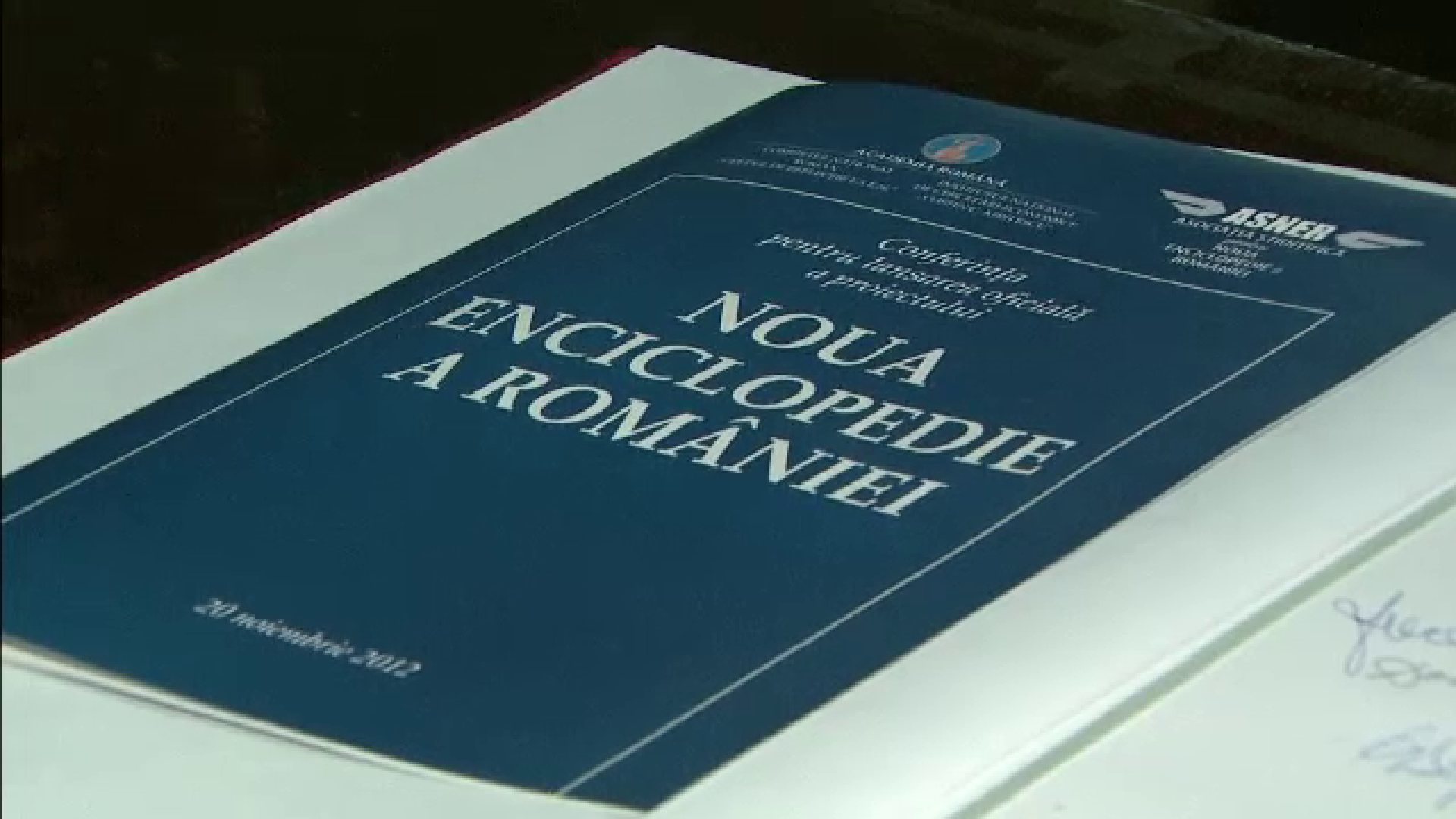 300 de cercetatori romani lucreaza pentru o noua Enciclopedie a ...