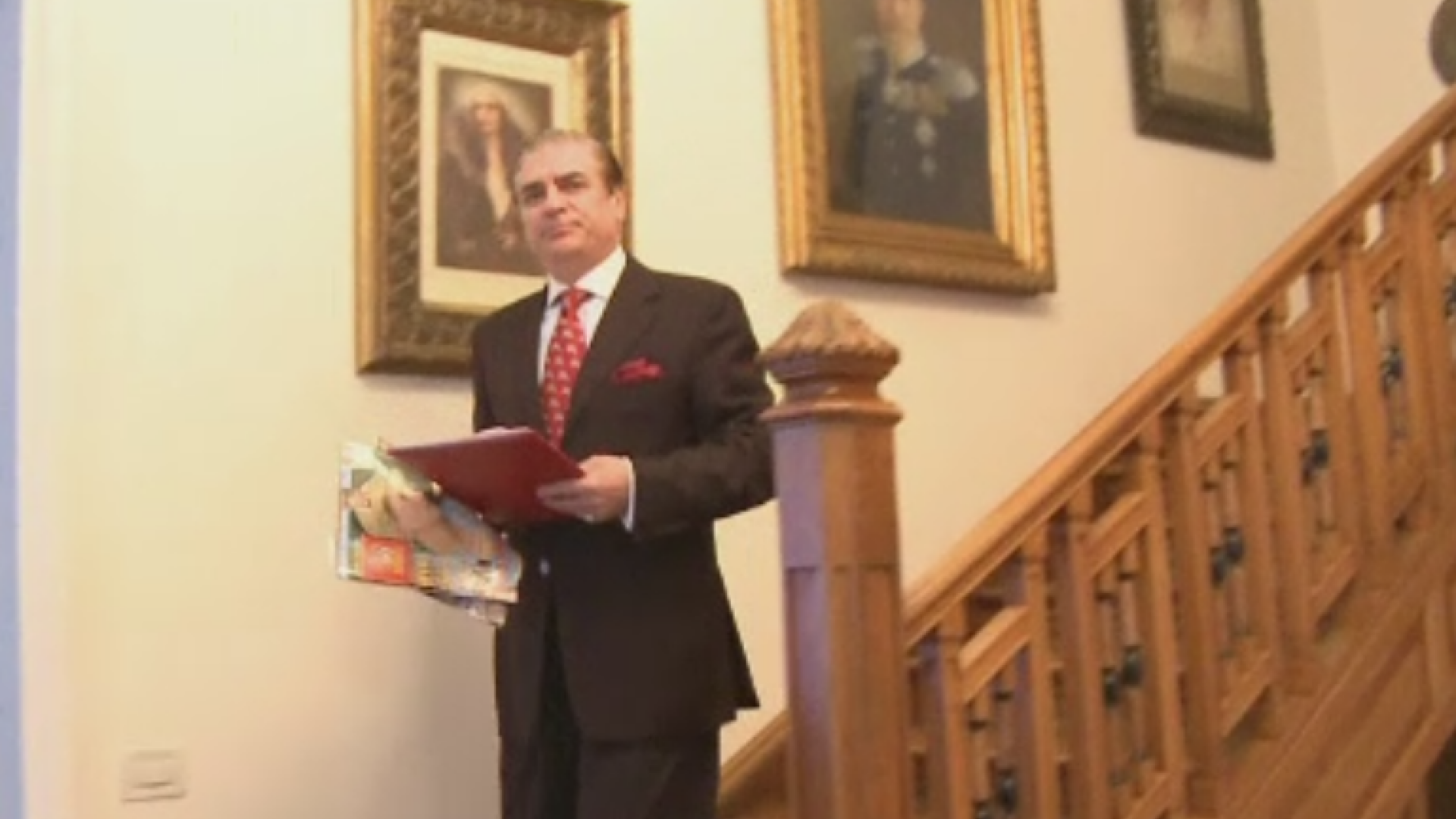 Printul Paul al Romaniei isi poate pastra numele. Sebastian Bodu va ...