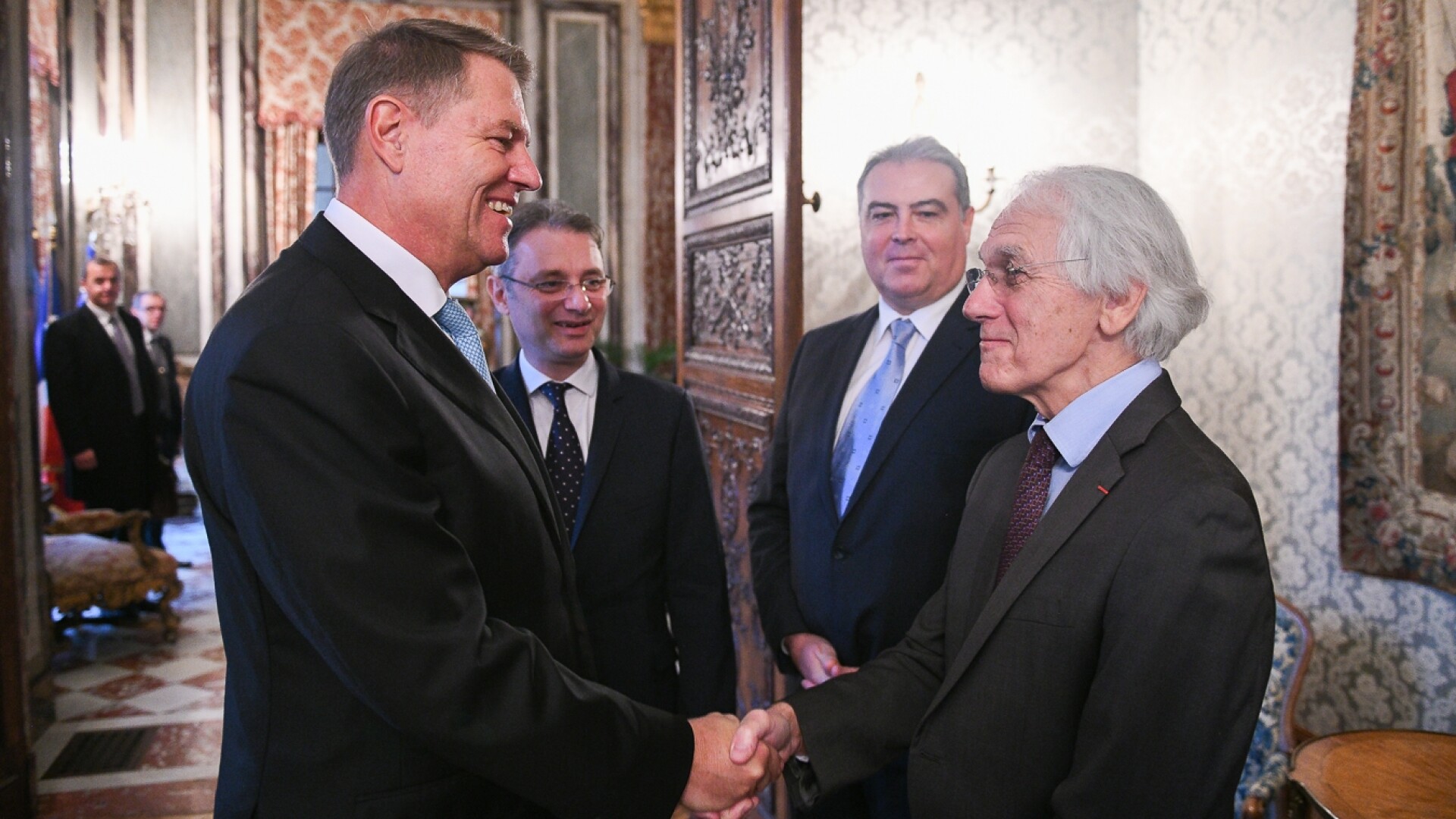 Laureatul premiului Nobel pentru Fizică în 2018 spune că România va ...