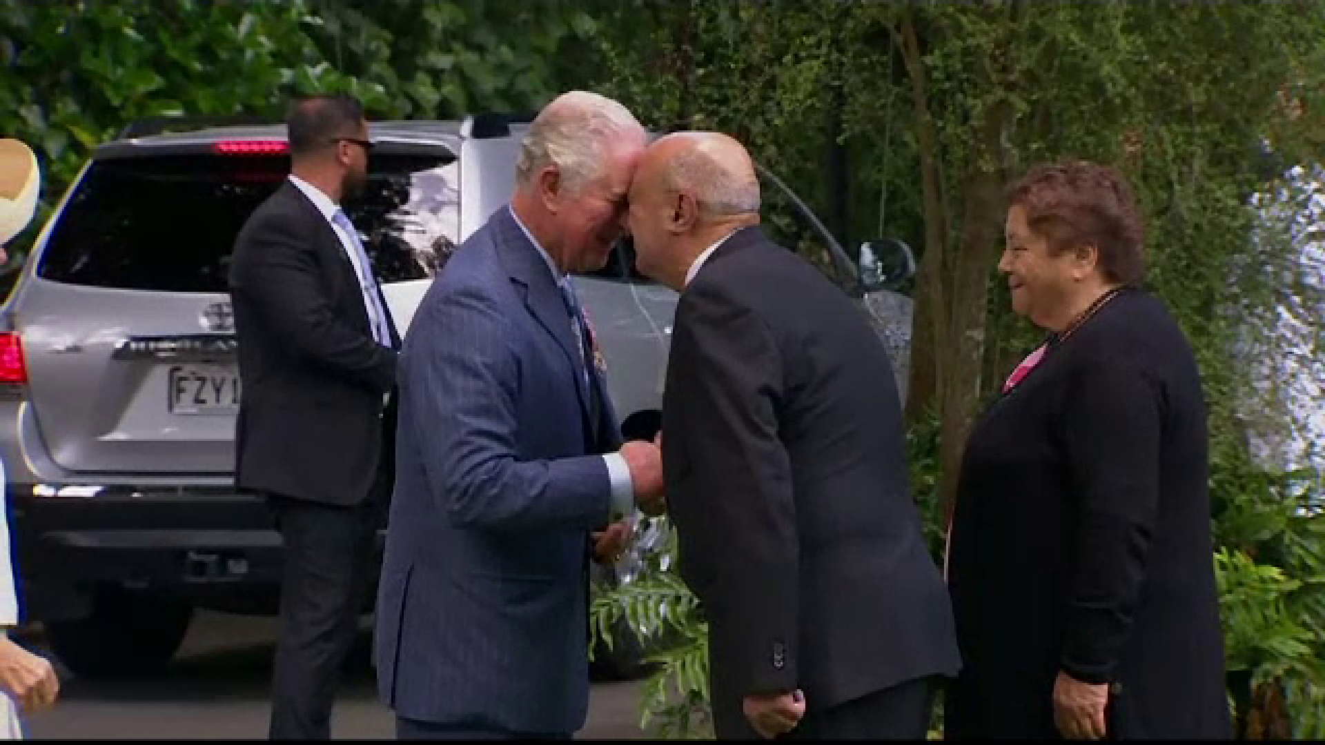 Salutul inedit dintre prințul Charles și premierul Noii Zeelande ...