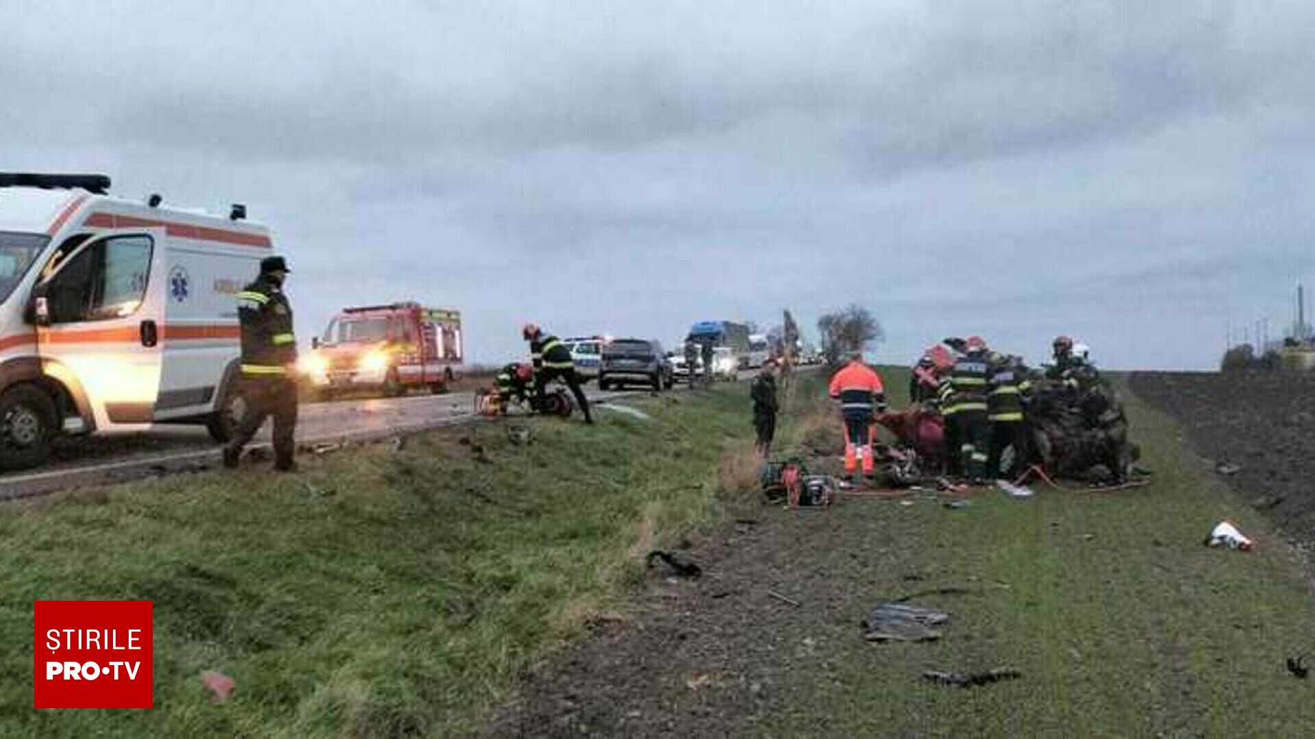 Tragedie pe ”Drumul morții”. Un copil de 3 ani și 4 adulți au pierit după ce un vehicul a intrat ...