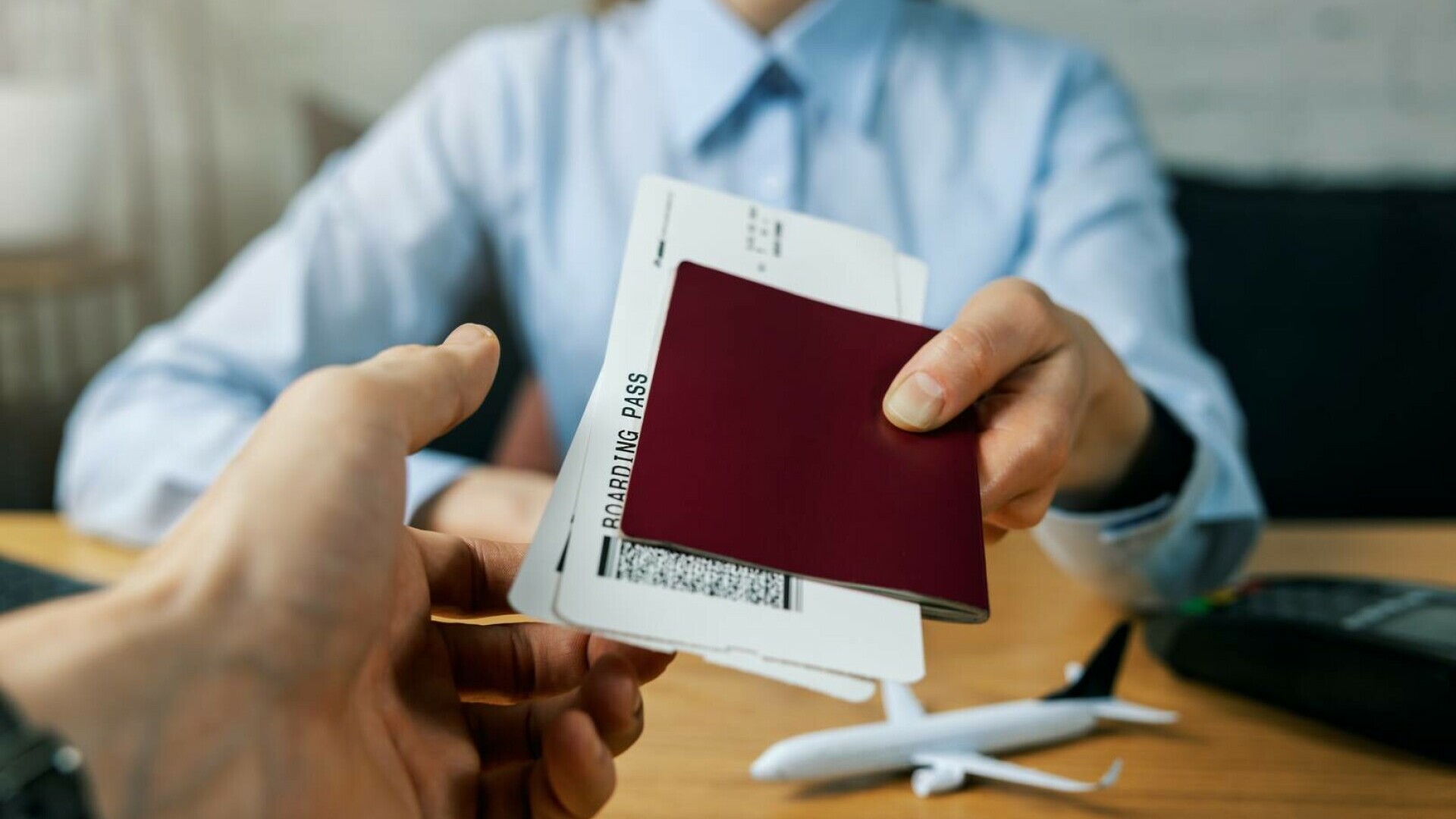 Touroperatorul Cocktail Holidays a depus cerere de intrare în insolvenţă. Ministerul Economiei i ...