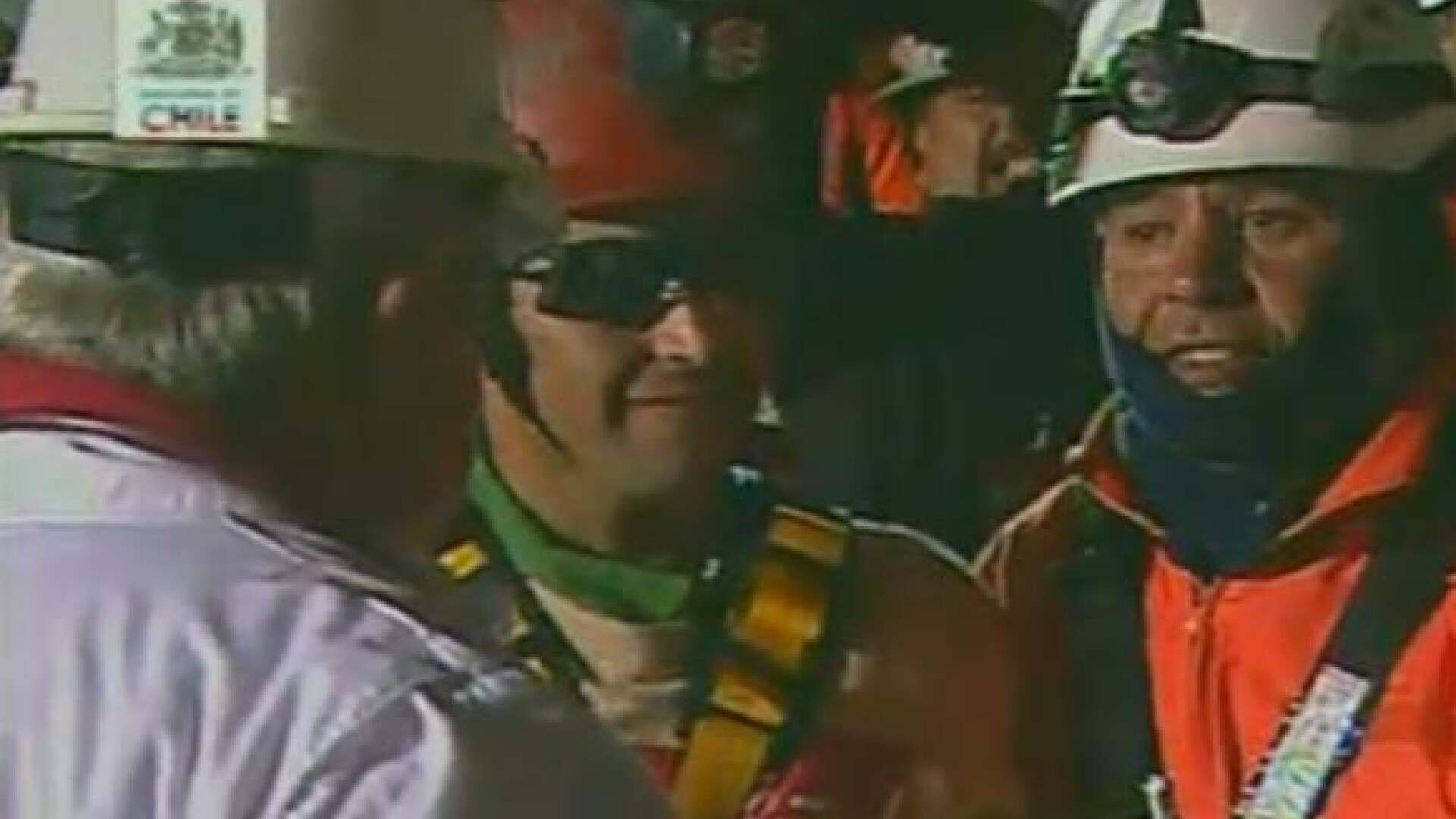 Trei dintre ei 33 de mineri salvati din mina din Chile,externati din ...