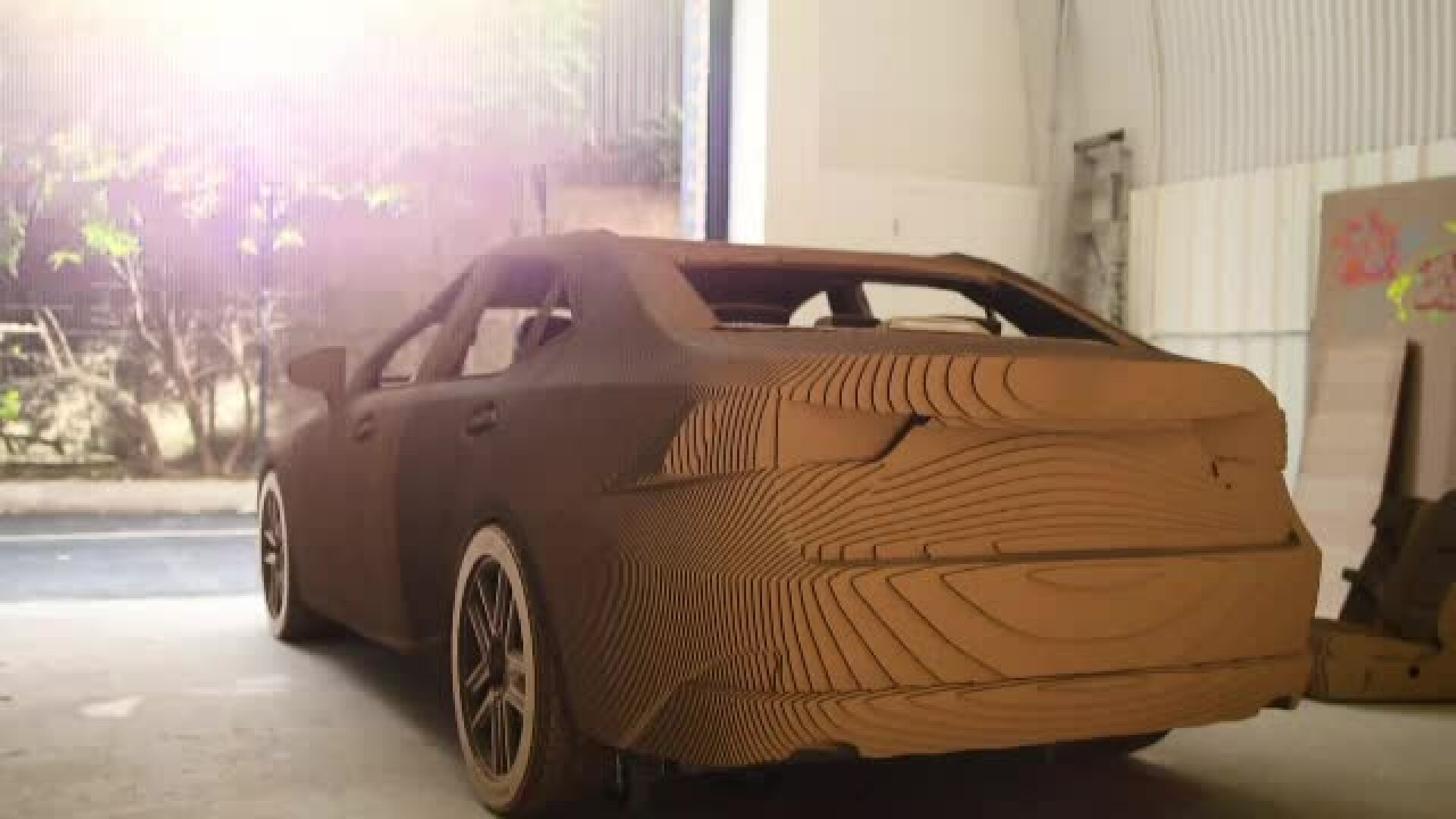 Inginerii britanici au construit prima "masina origami" din lume. Este ...