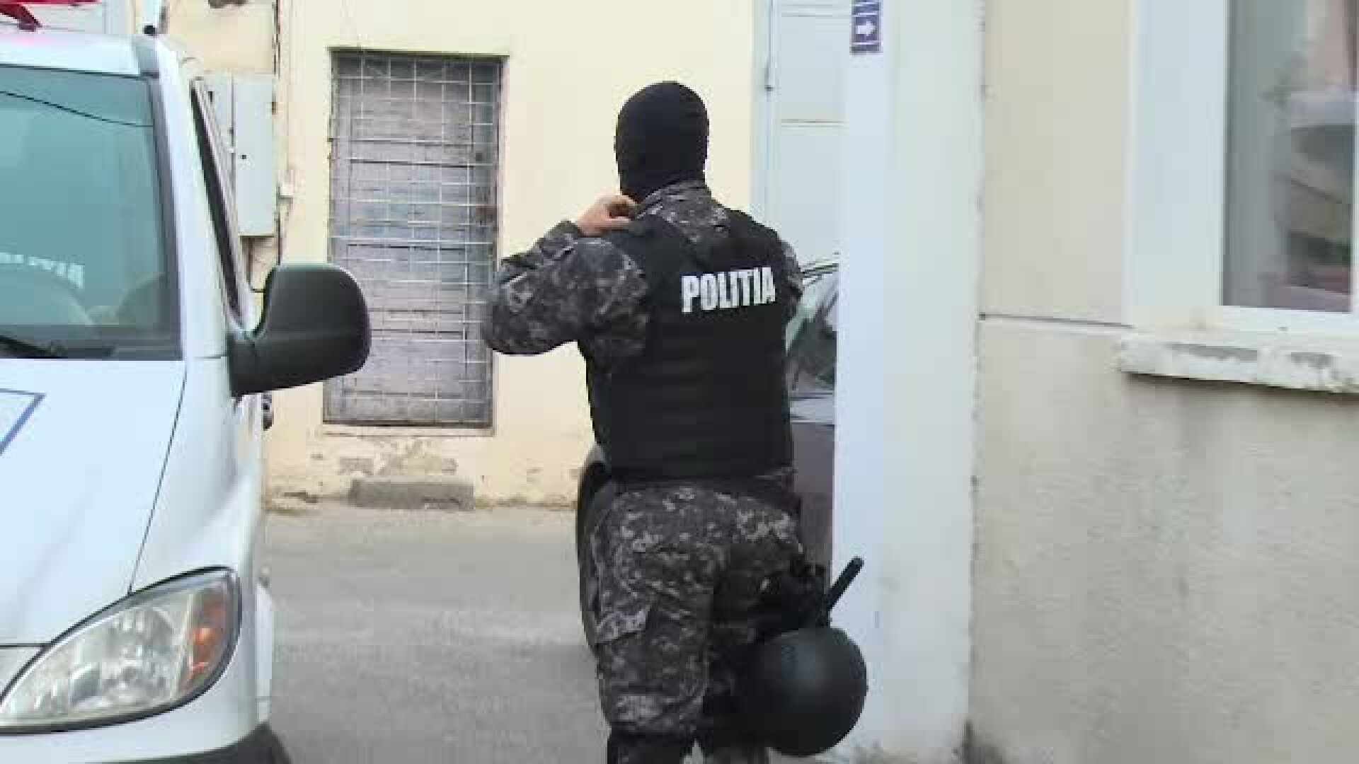 Un interlop român a fost reținut la 10 ani după ce a încercat să-și ...